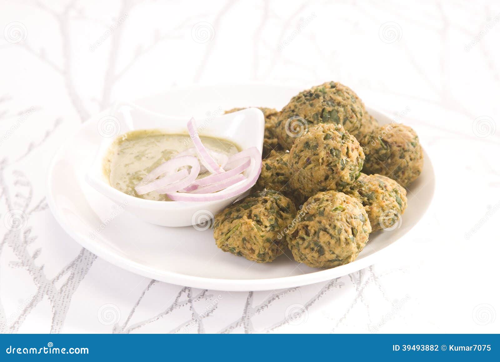 Methi Pakora Con La Salsa Picante Verde Foto de archivo - Imagen de ...