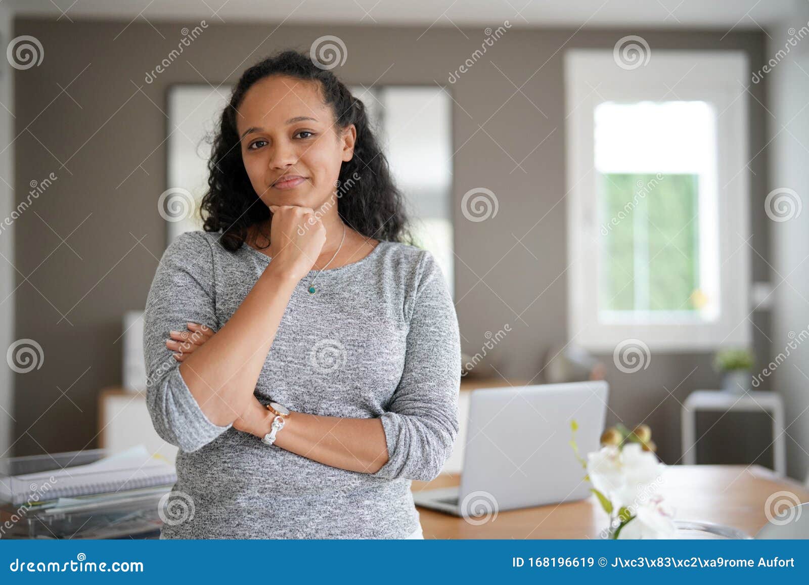 Metis Woman Working at the Office Stock Image - Image of table, working ...