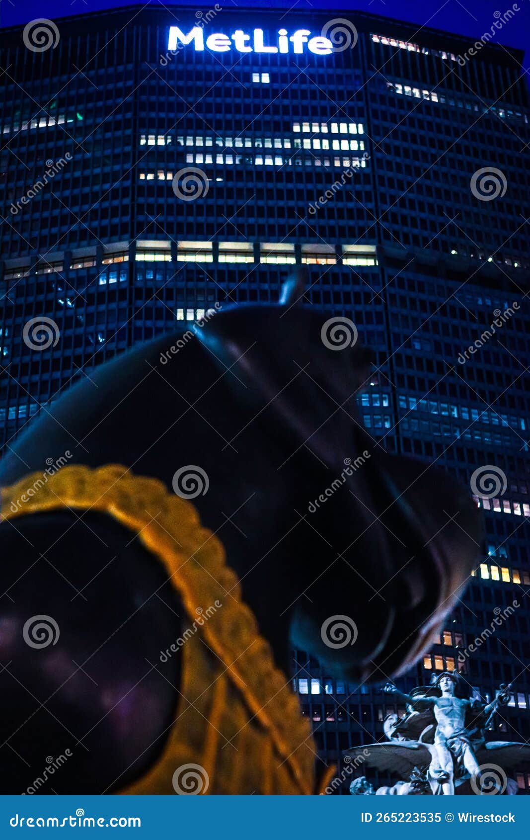 Metlife Building in New York Editorial Image - Image of outdoor, center ...