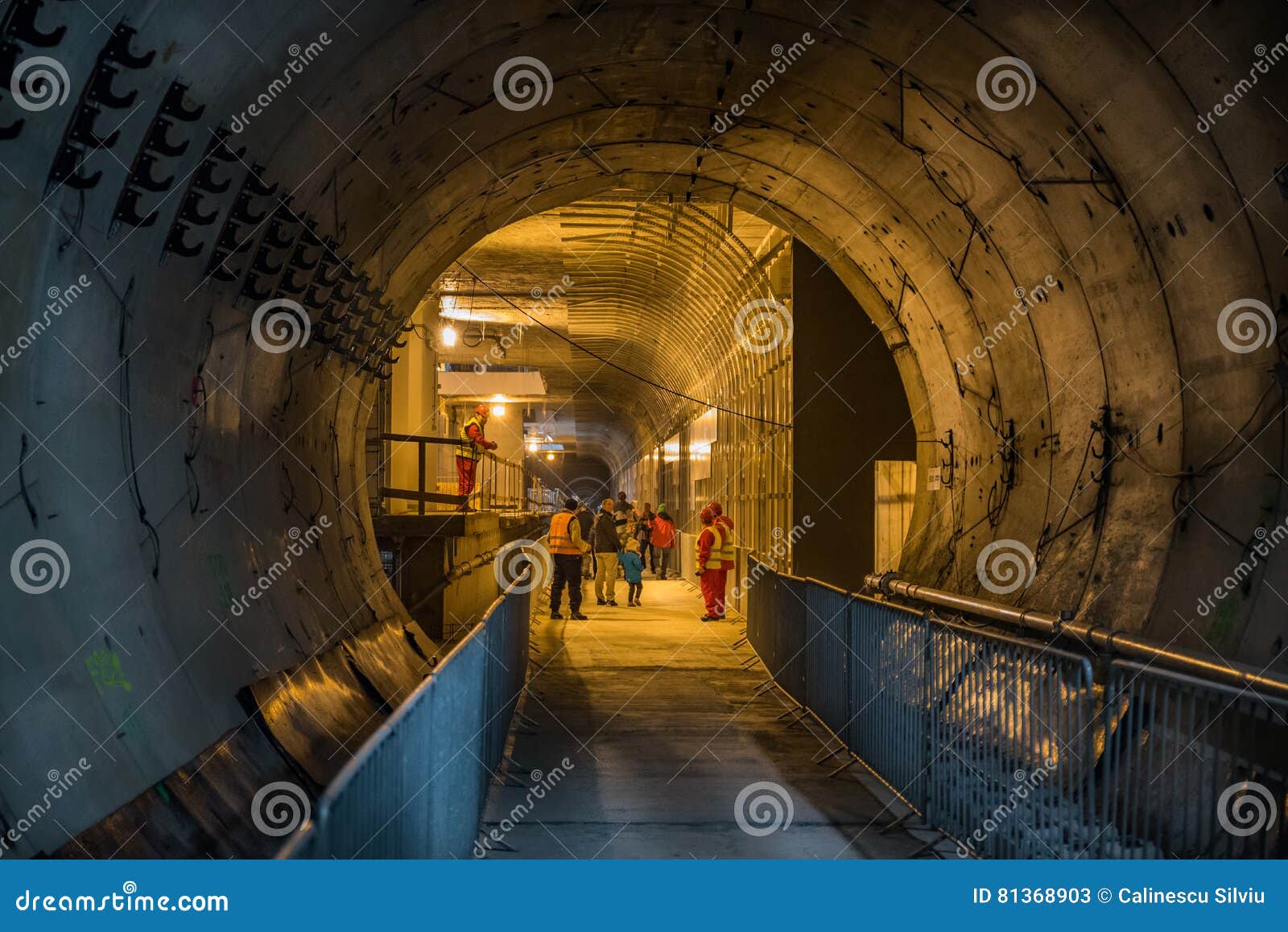 Metro Arbeitet an Abschnitt Drumul Taberei, Bukarest Redaktionelles ...