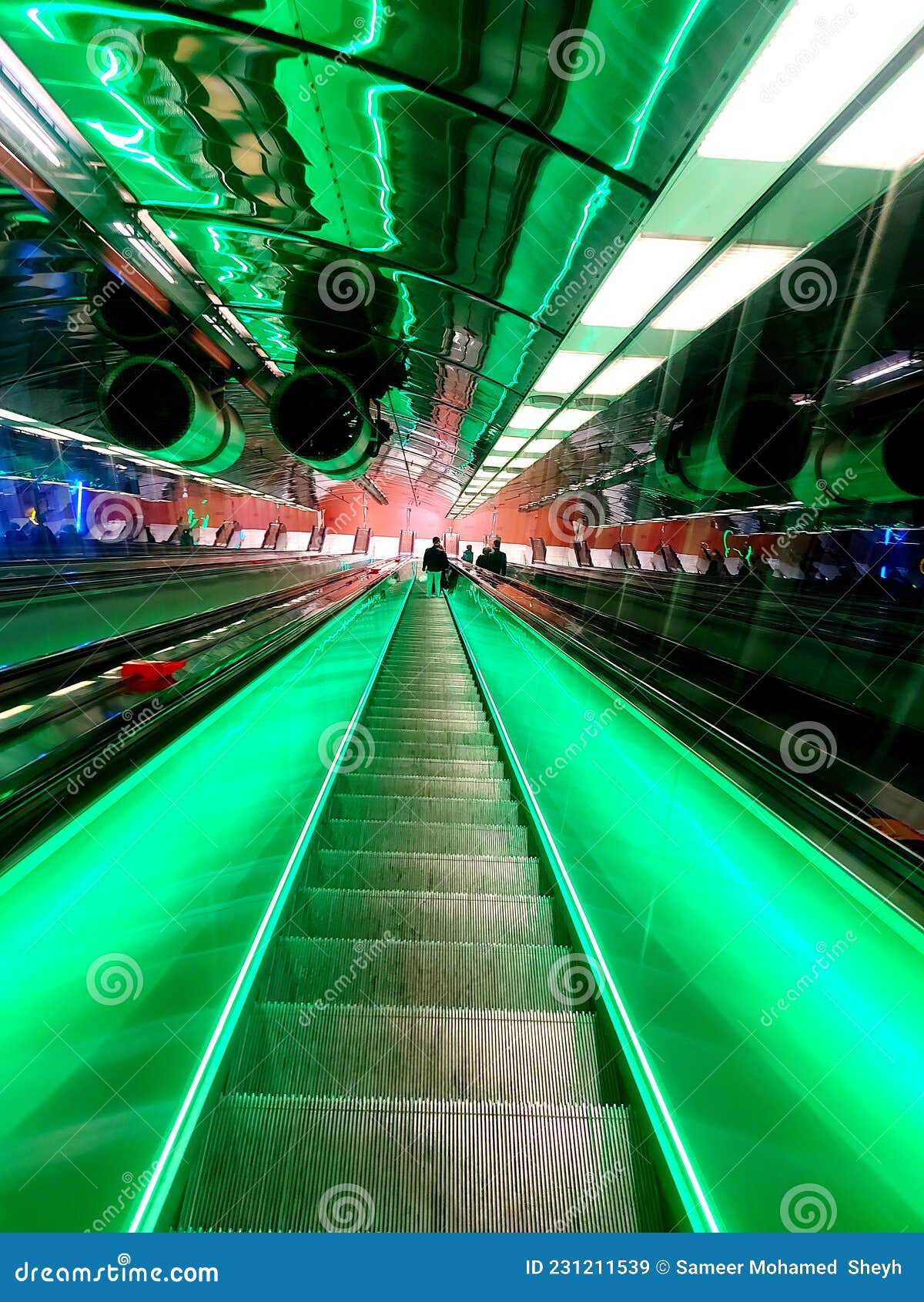 Metro Green Light Elevator Editorial Photo | CartoonDealer.com #231211539