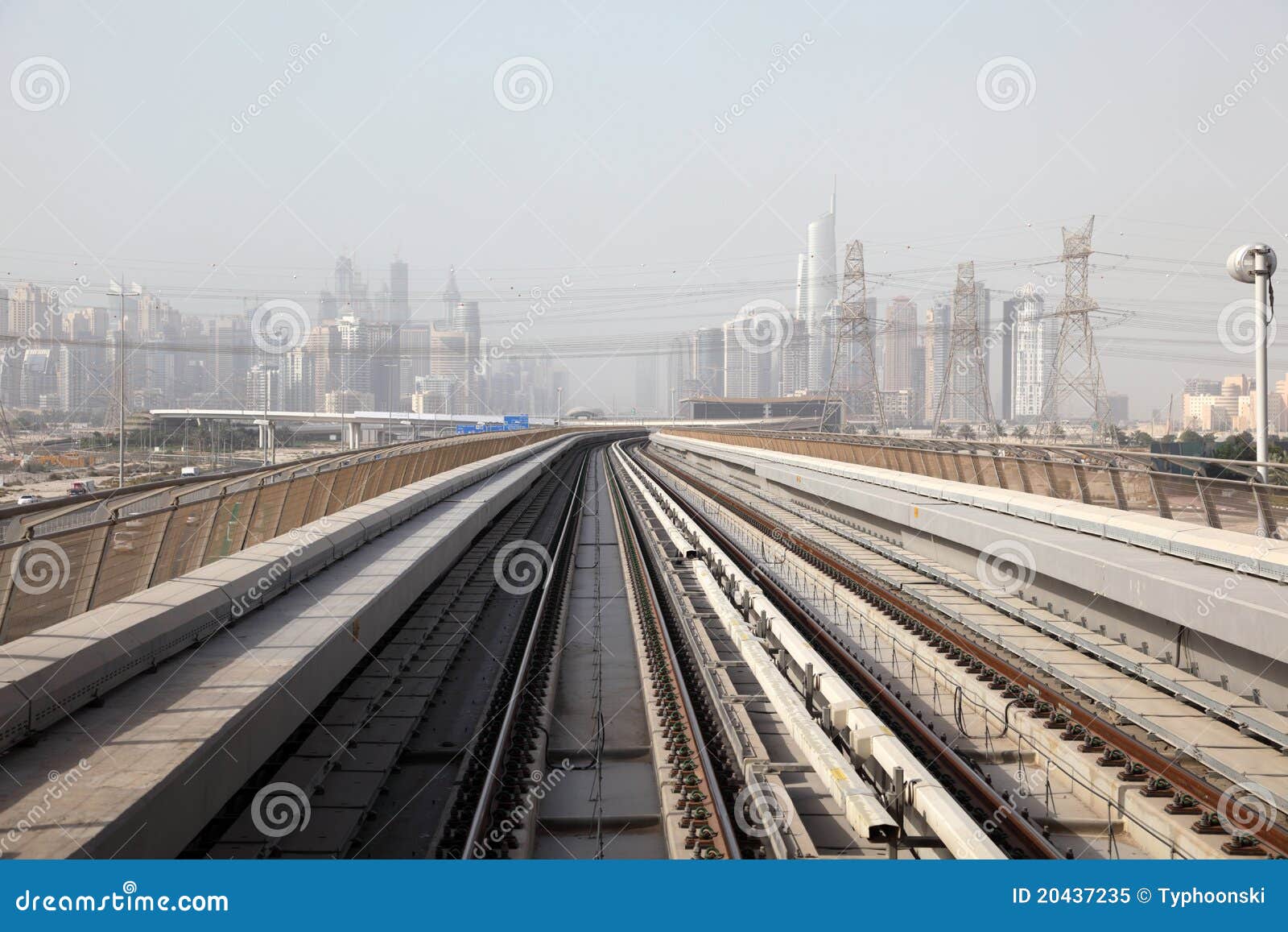 Metro tracks in Dubai stock image. Image of sheikh, middle - 20437235