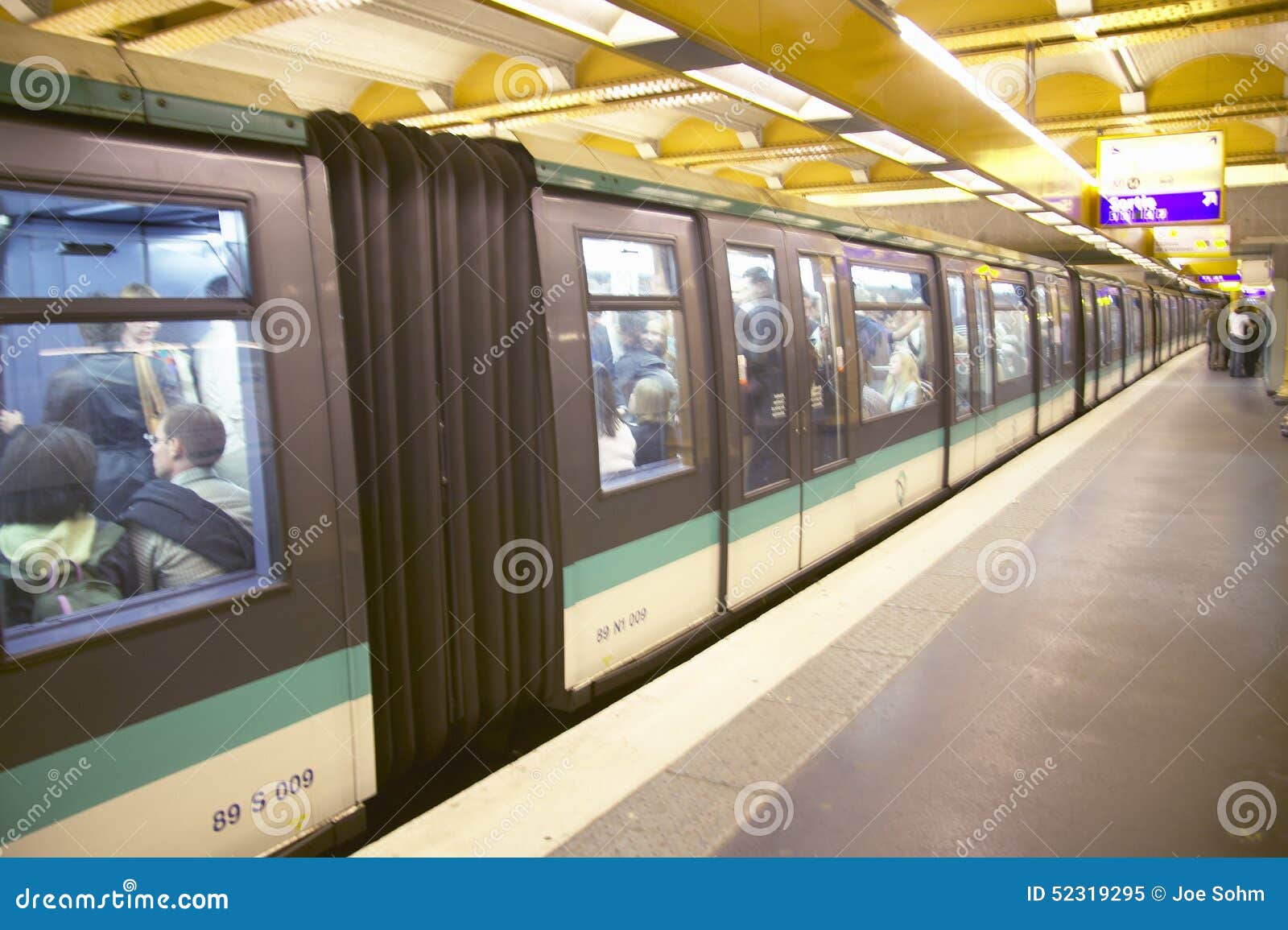 Metro Train, Paris, France editorial image. Image of train - 52319295