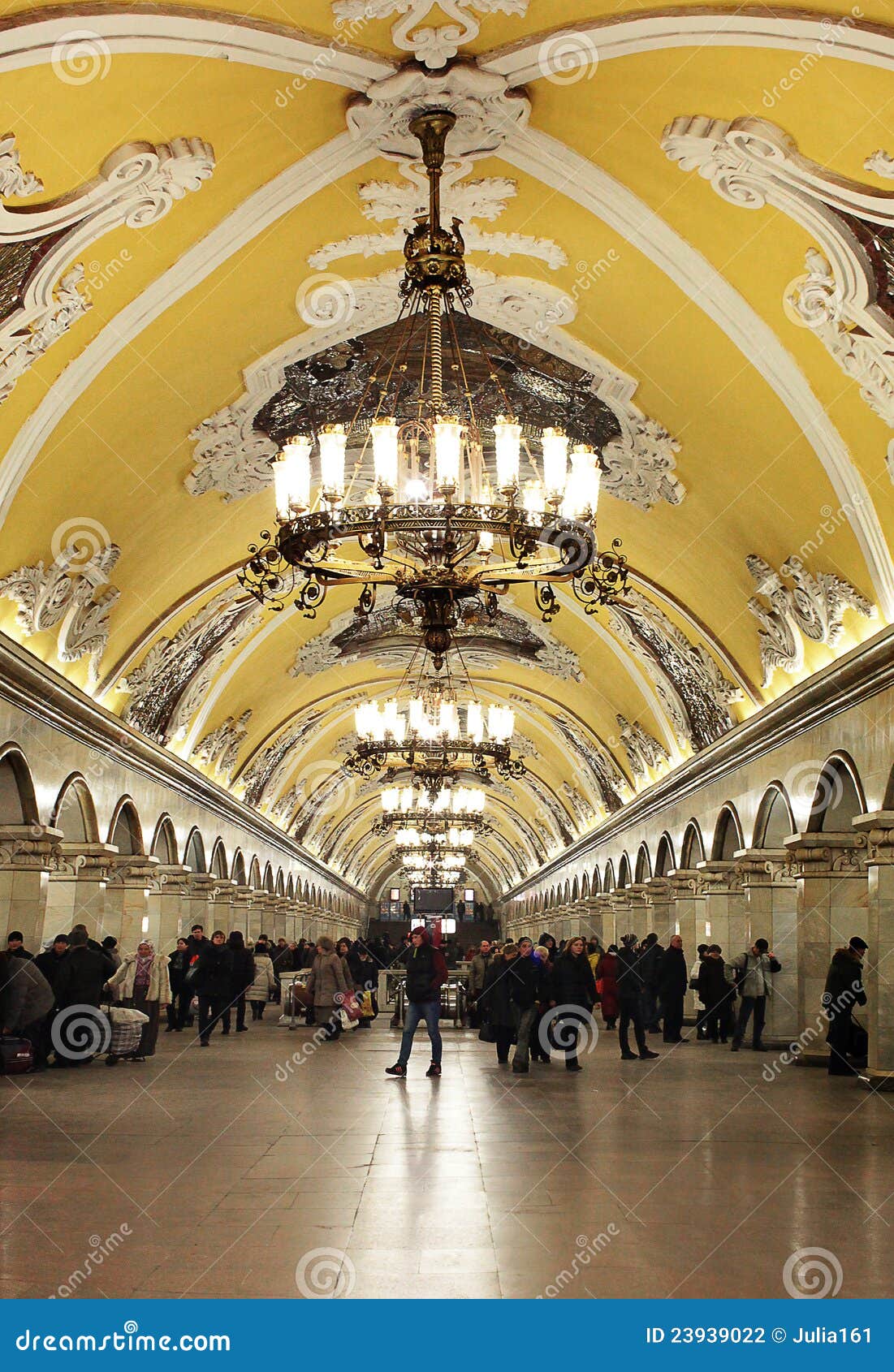 Metro van Moskou redactionele fotografie. Image of stormloop - 23939022