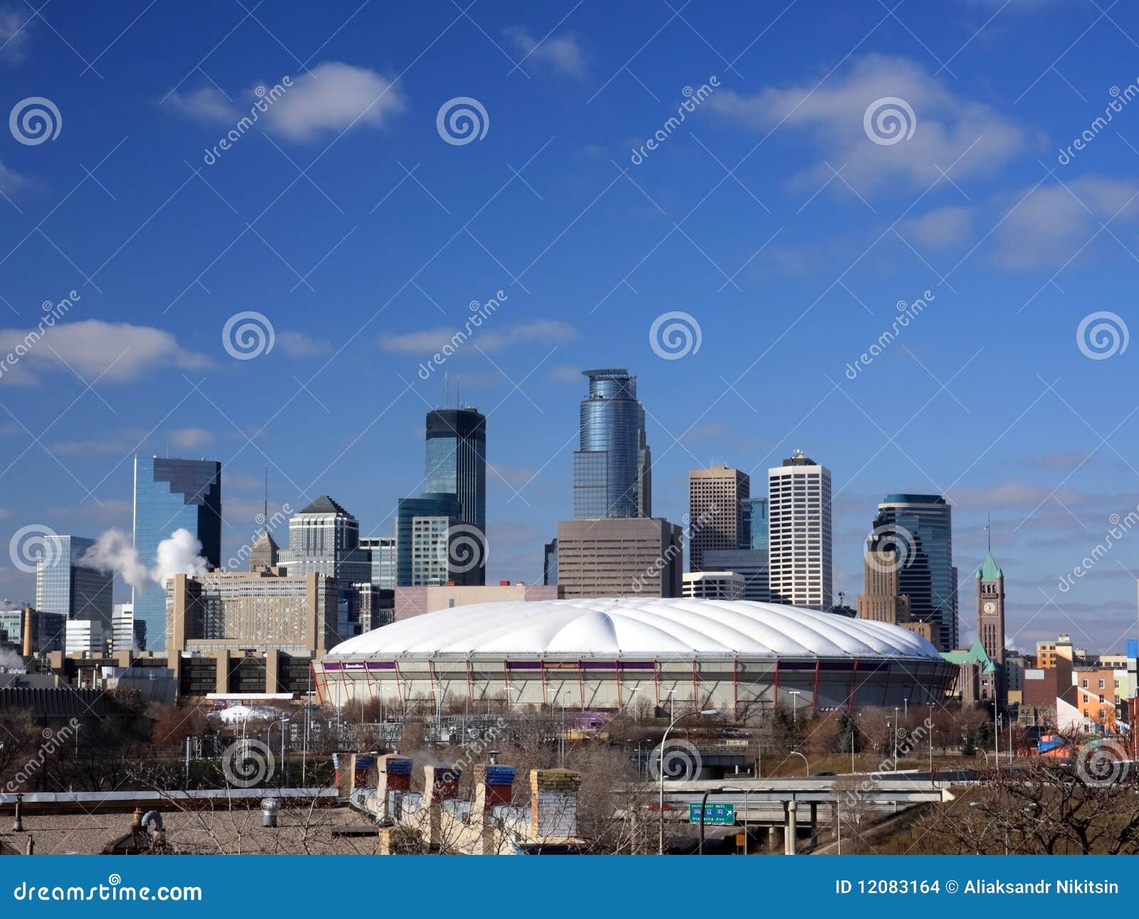 Metrodome in Minneapolis stock photo. Image of building - 12083164
