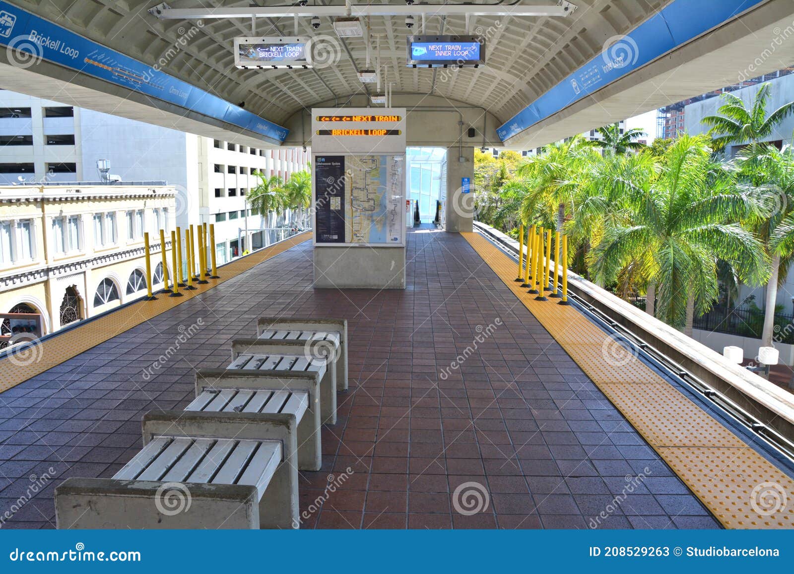 Metromover Train Station in Downtown Miami Editorial Stock Photo ...