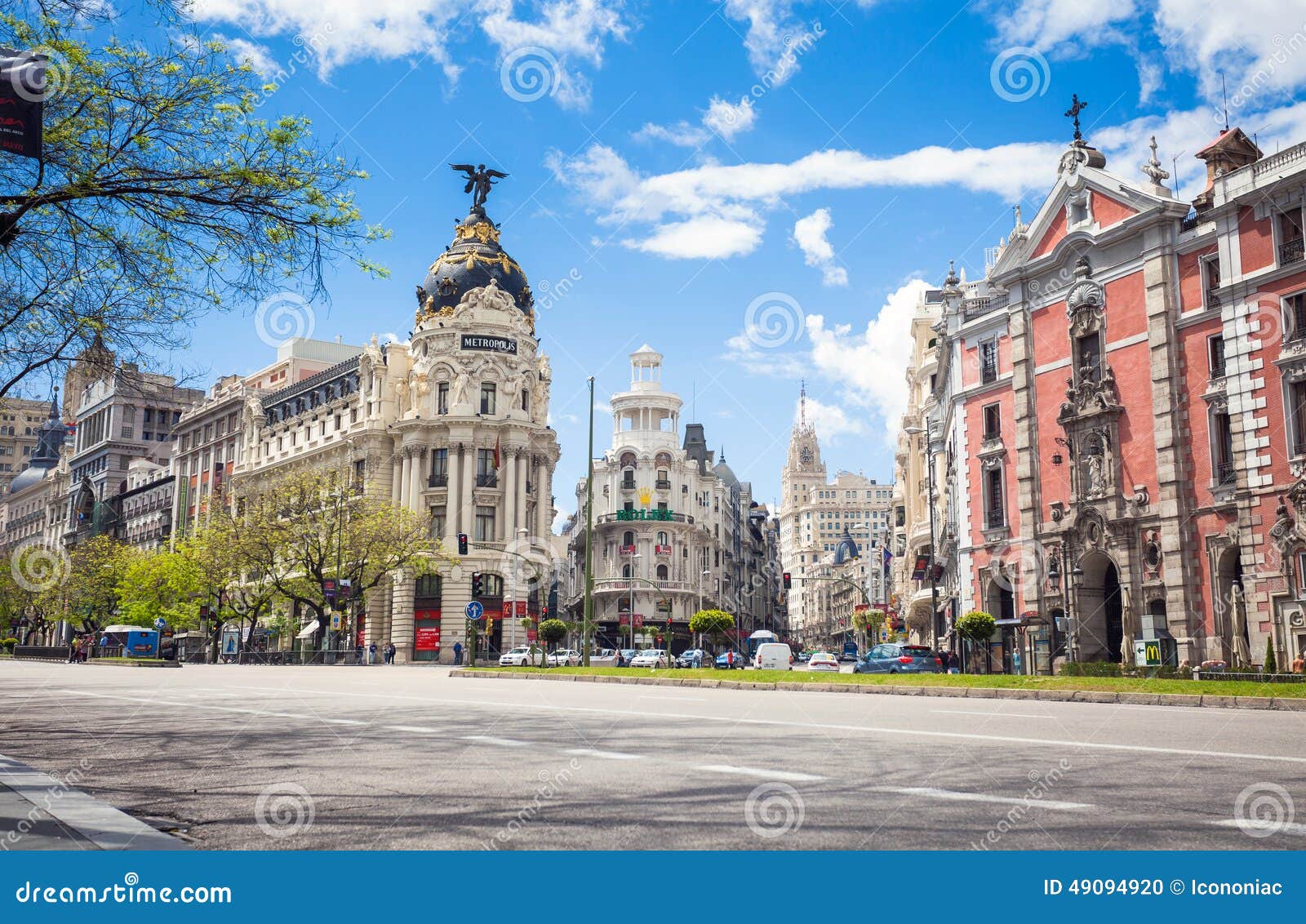 Metropolis Building and Grassy Building, Madrid Editorial Image - Image ...