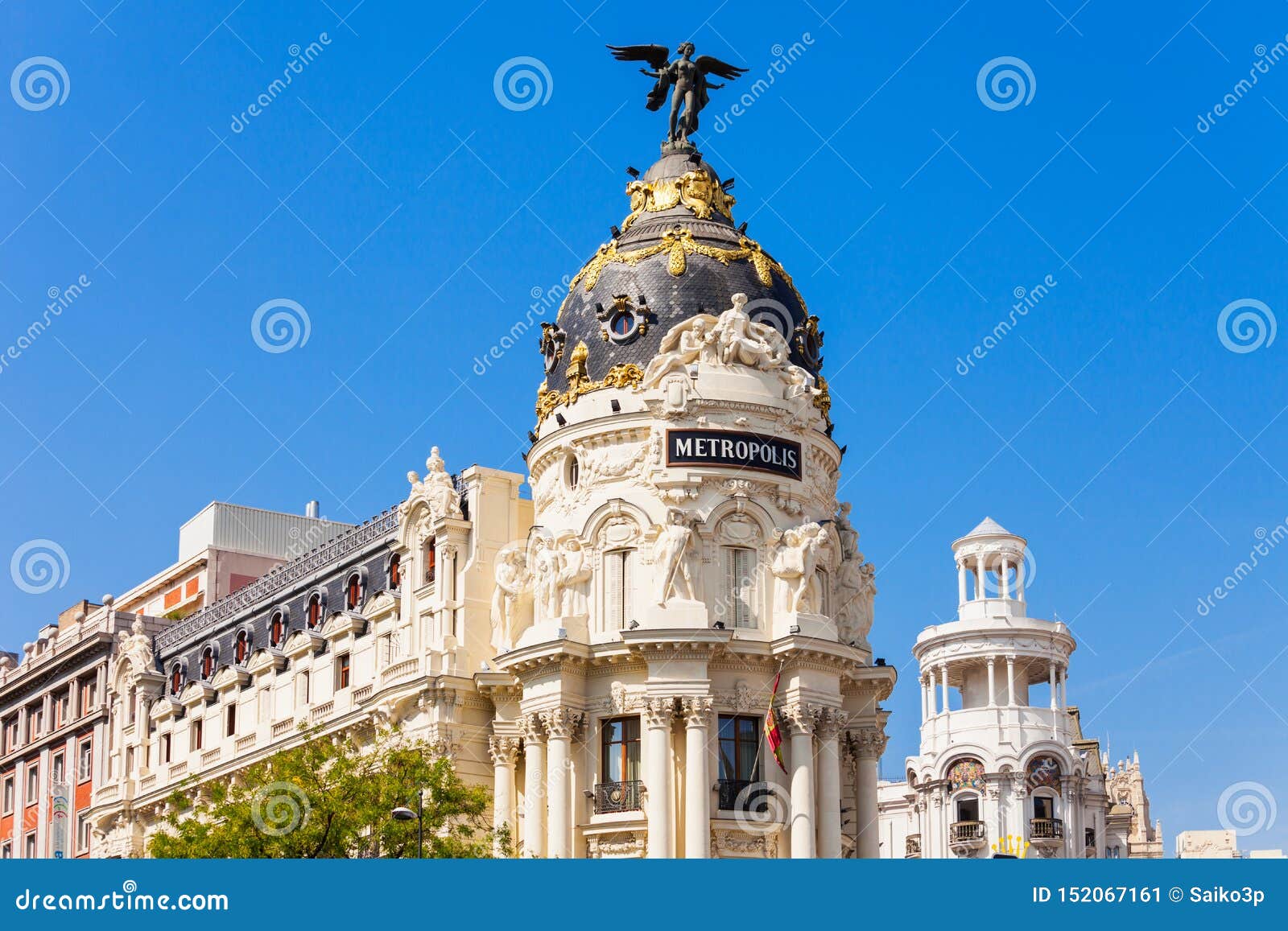 The Metropolis Office Building in Madrid, Spain Editorial Photo - Image ...