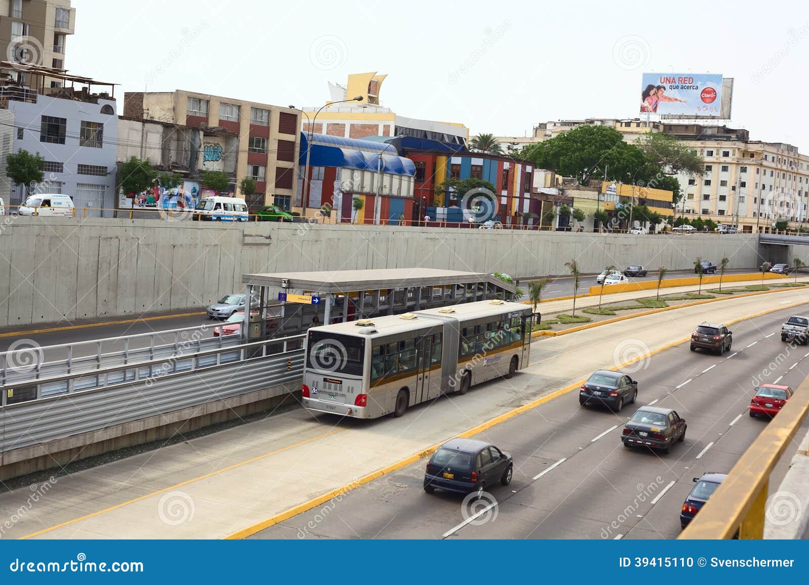 Metropolitano-Bus in Lima, Peru Redaktionelles Bild - Bild von ...