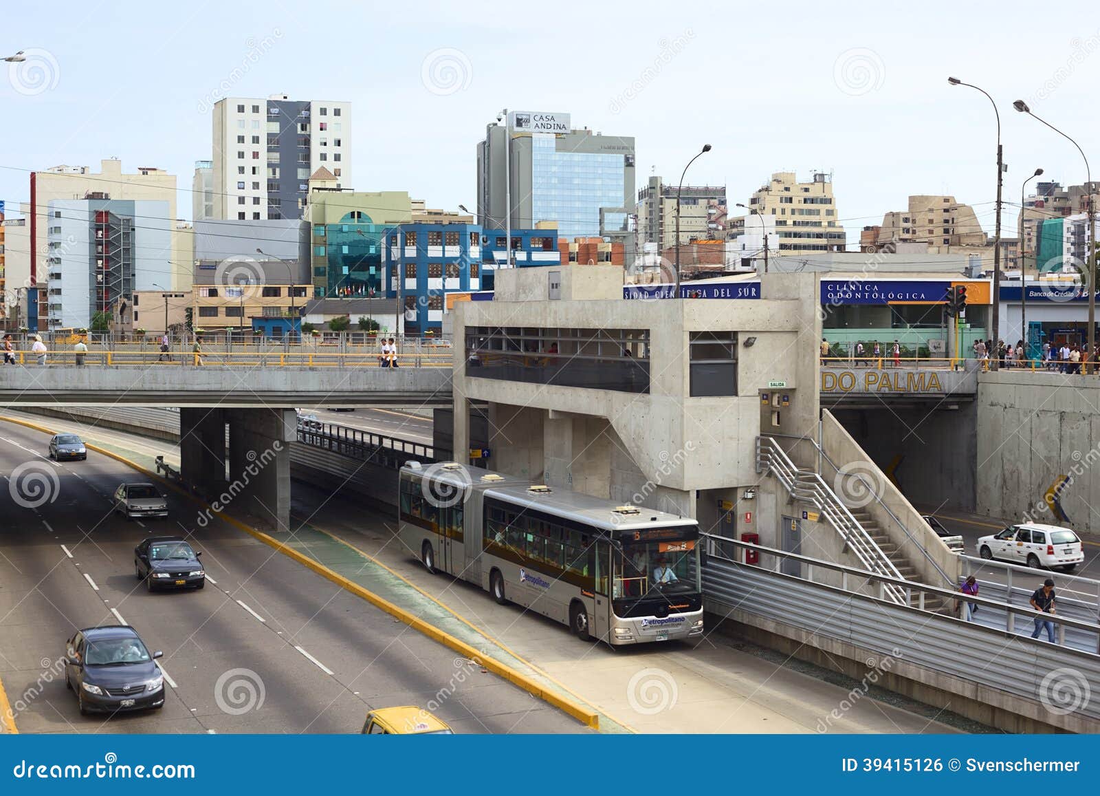 Metropolitano-Bus in Lima, Peru Redaktionelles Foto - Bild von ...