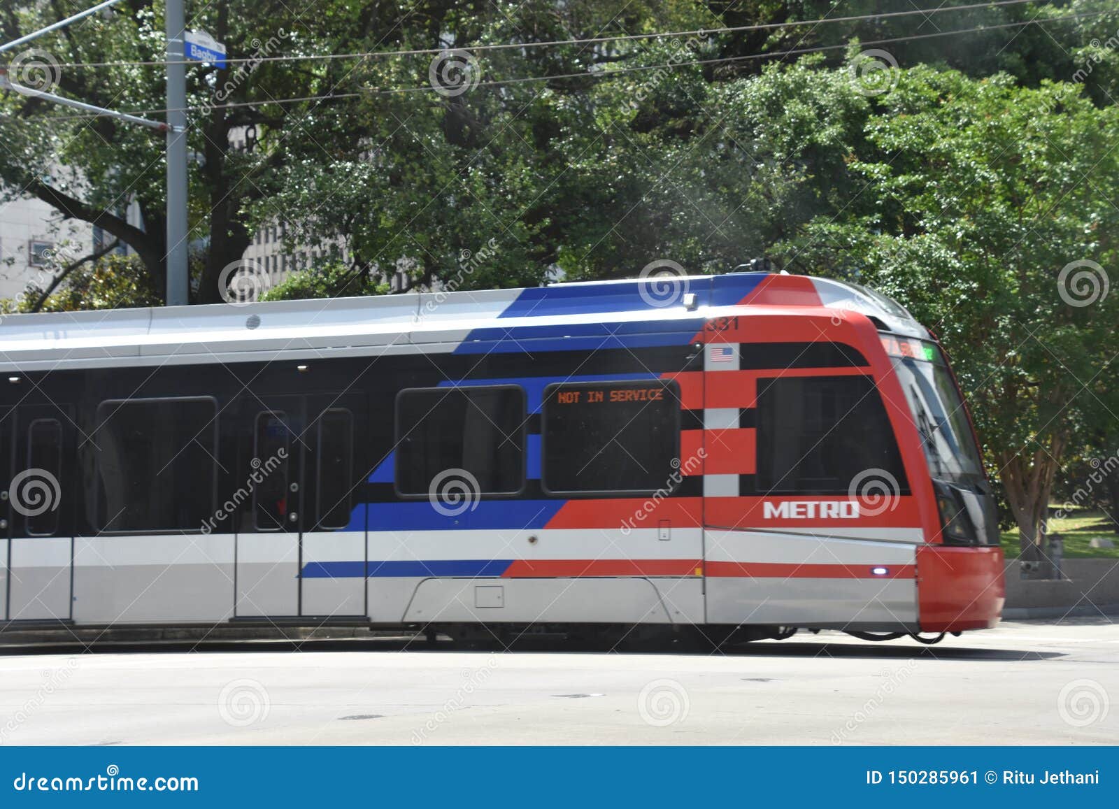 METRORail in Houston, Texas Editorial Photo - Image of public ...