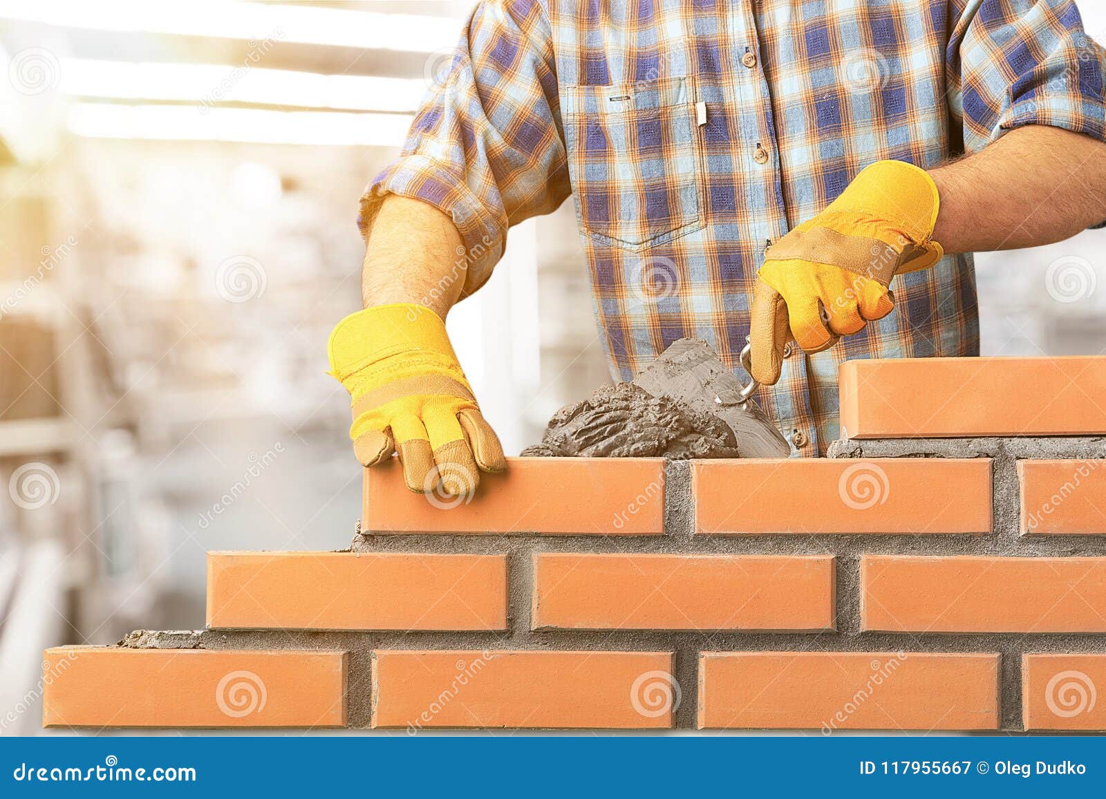 Metselaar stock afbeelding. Image of bakstenen, arbeidster - 117955667