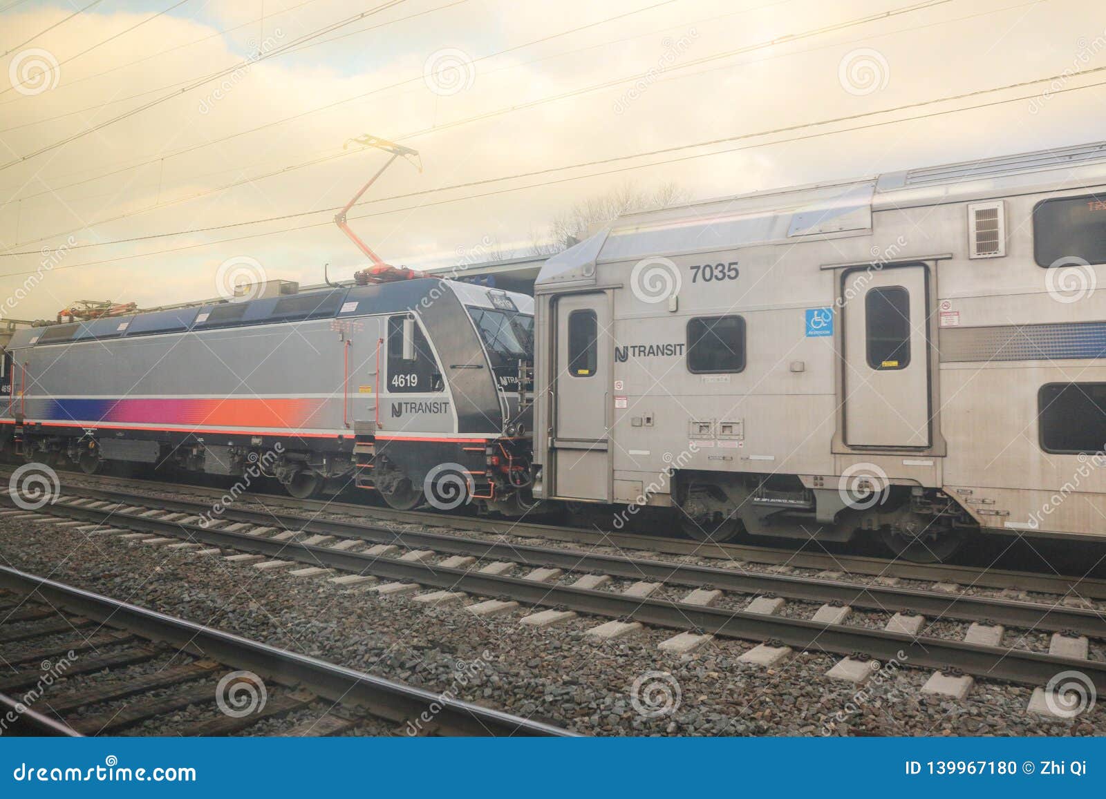 Metuchen Train Station - Image Editorial Image - Image of railroad ...