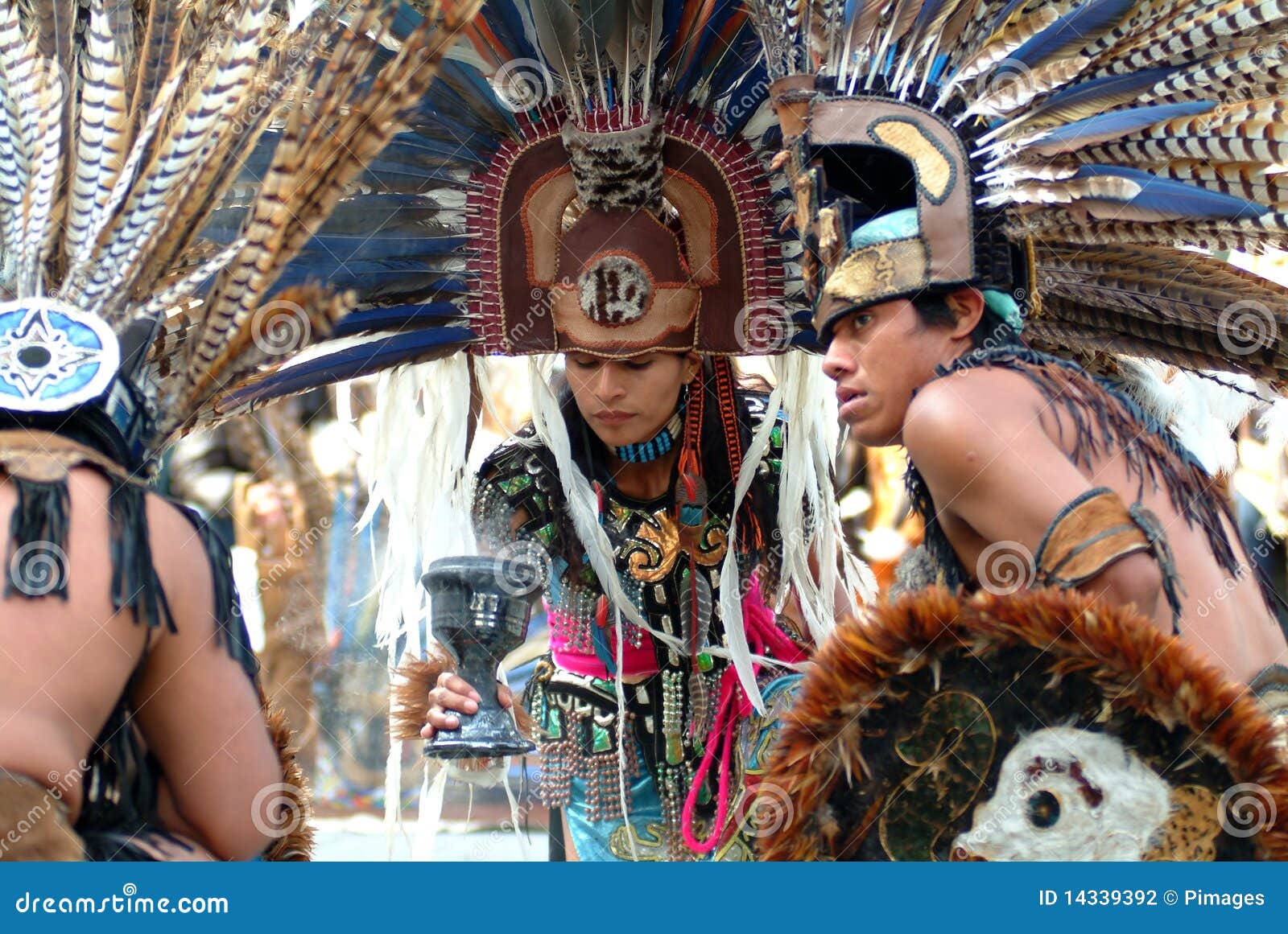 MEXICAN INDIAN MAIDEN editorial photography. Image of bands - 14339392