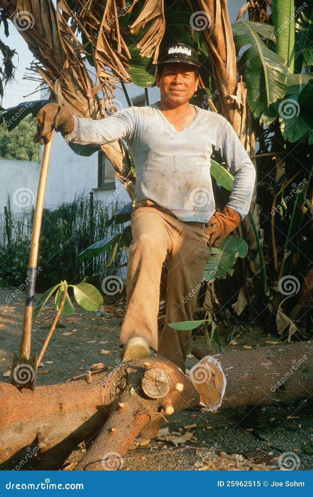 A Mexican laborer editorial image. Image of work, minority - 25962515