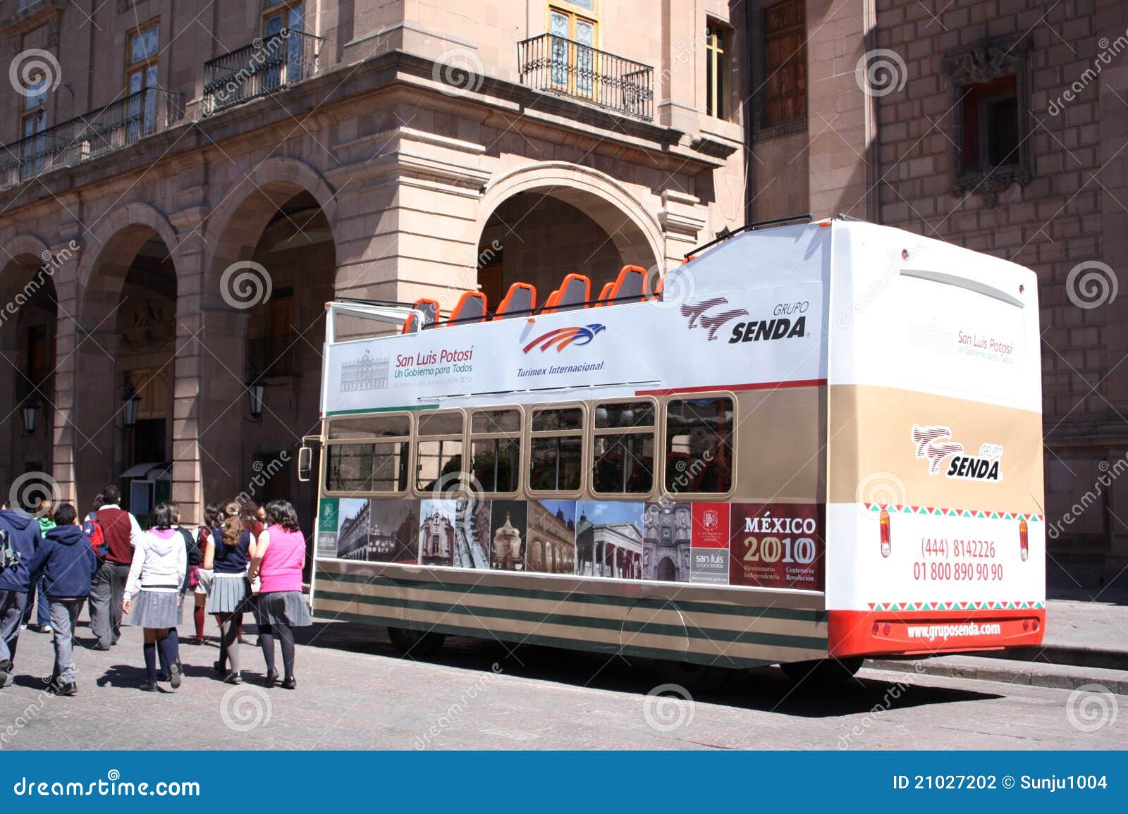 Mexico tour bus editorial photography. Image of summertime - 21027202