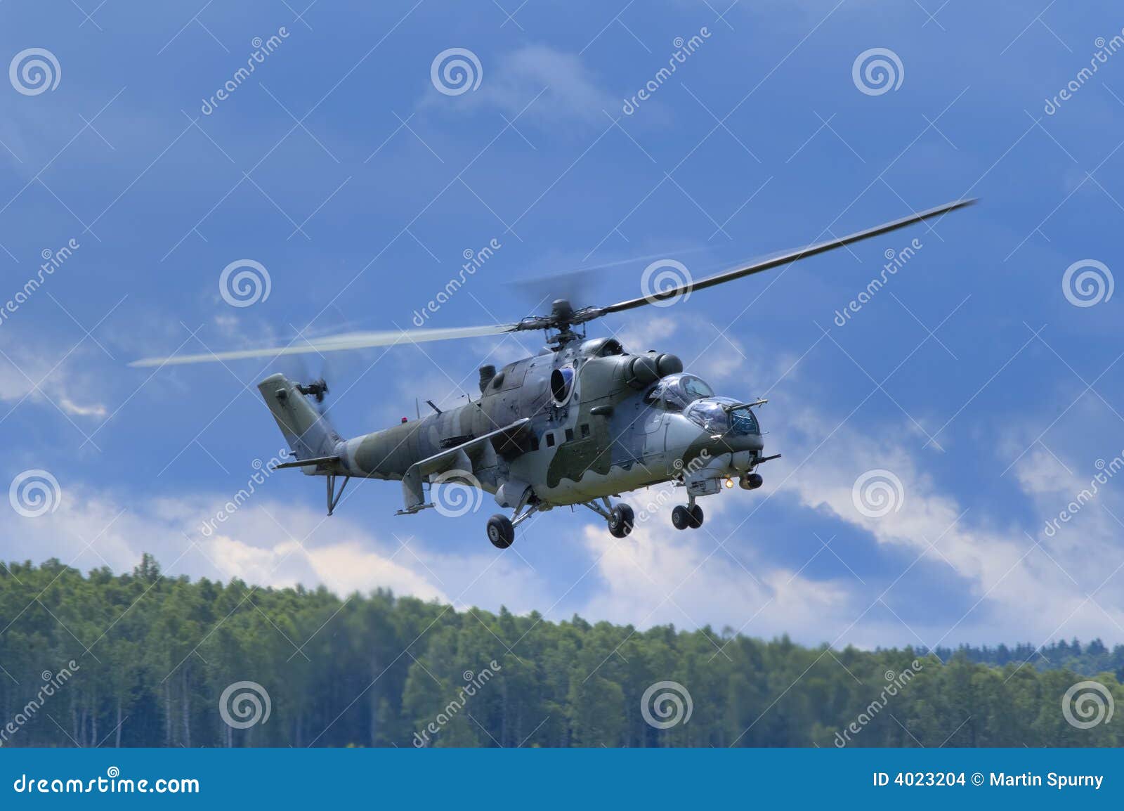 Mil Mi-24D `Hind` Heavy Combat Attack Gunship Helicopter - Pima Air ...