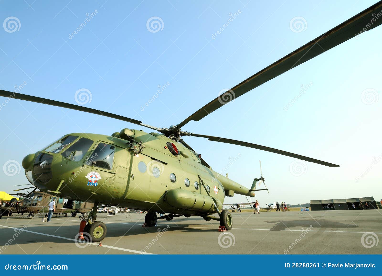 MI helikopter 8 redactionele foto. Image of vervoer, lucht - 28280261