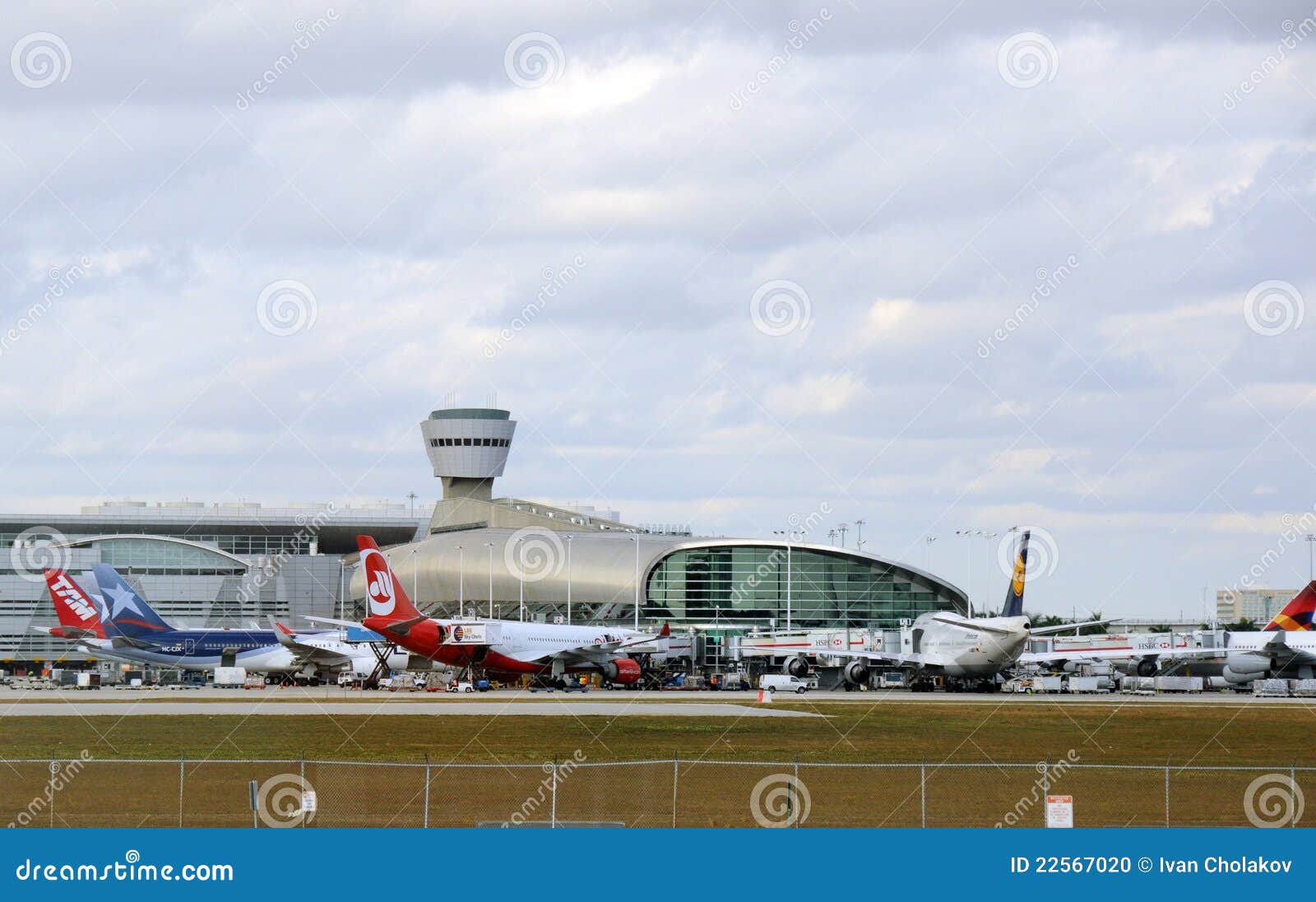 Miami airport terminal editorial image. Image of aircraft - 22567020