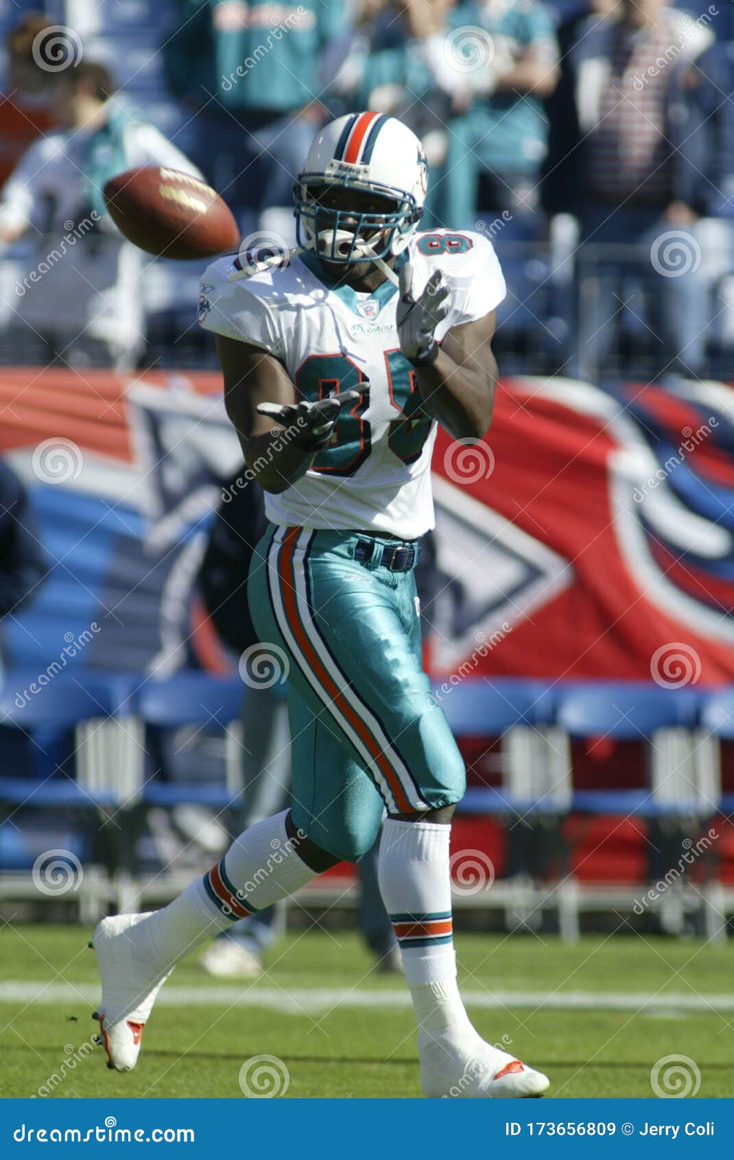 Donald Lee editorial stock image. Image of receiver - 173656809