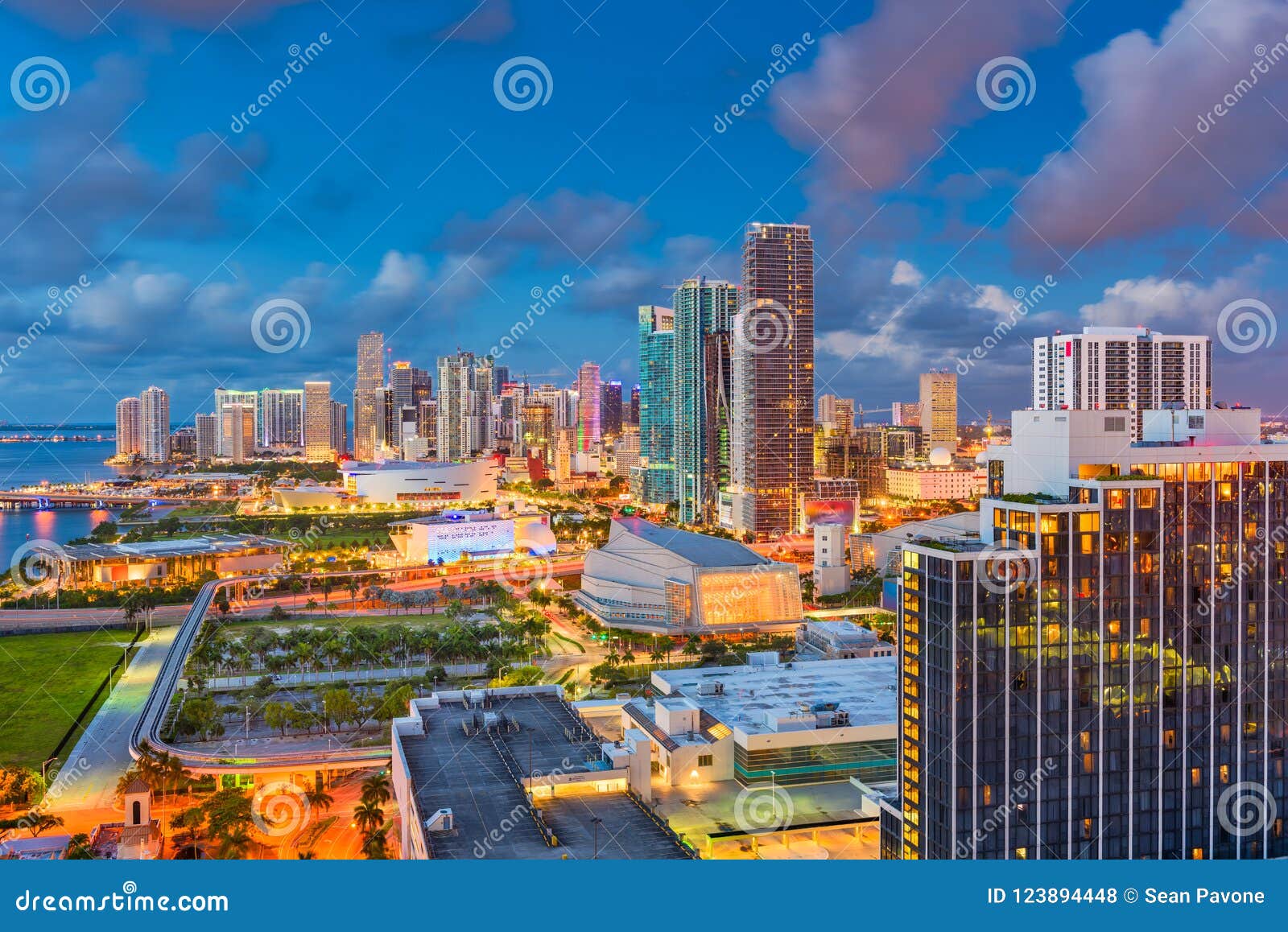 Miami, Floryda, Usa Linia Horyzontu Zdjęcie Stock - Obraz złożonej z ...