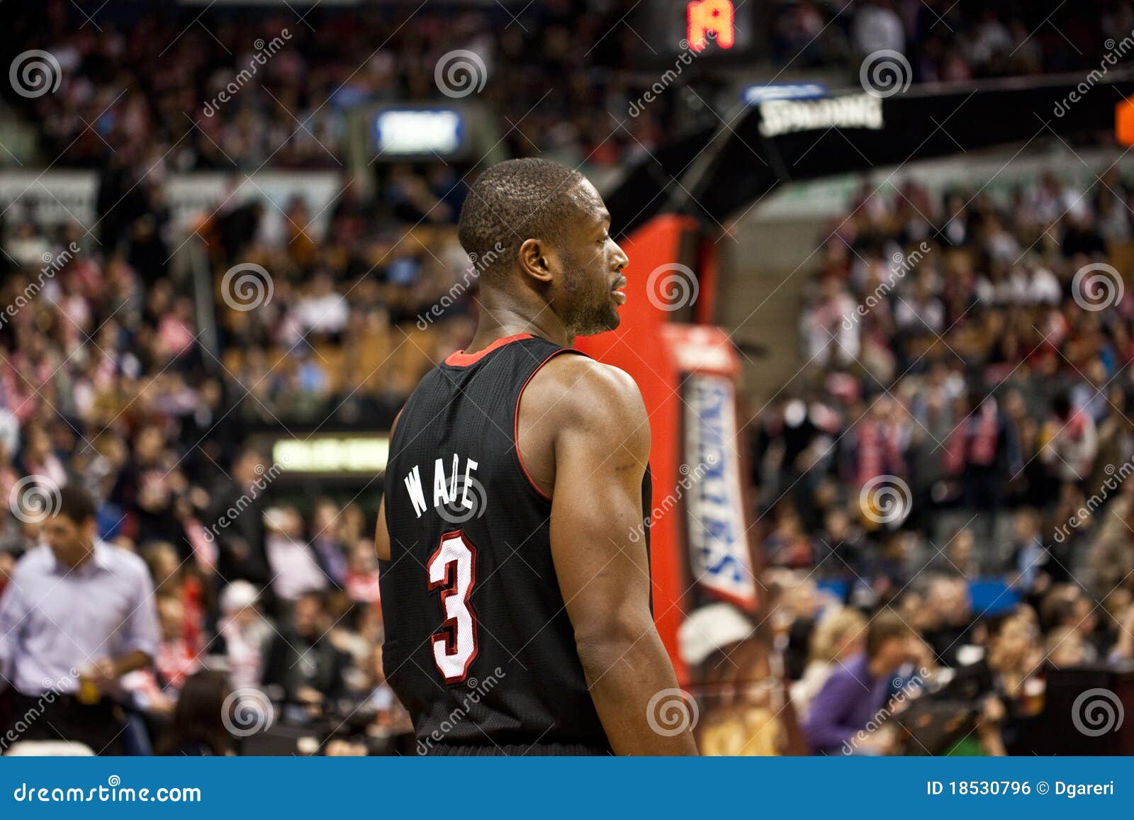 Miami Heat Vs. Toronto Raptors Editorial Photo - Image of shooting ...