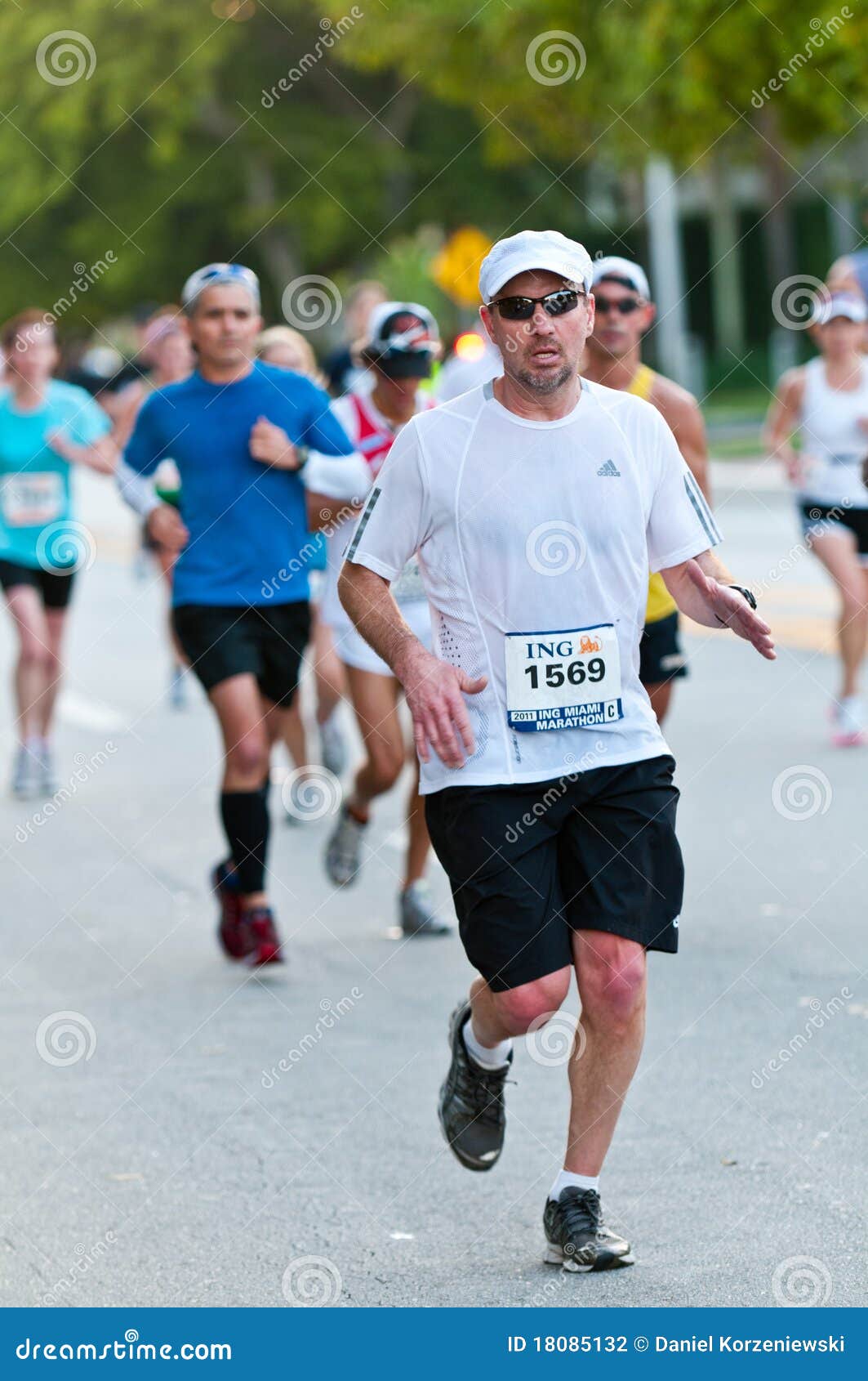 Miami Marathon Runners editorial photography. Image of legs - 18085132