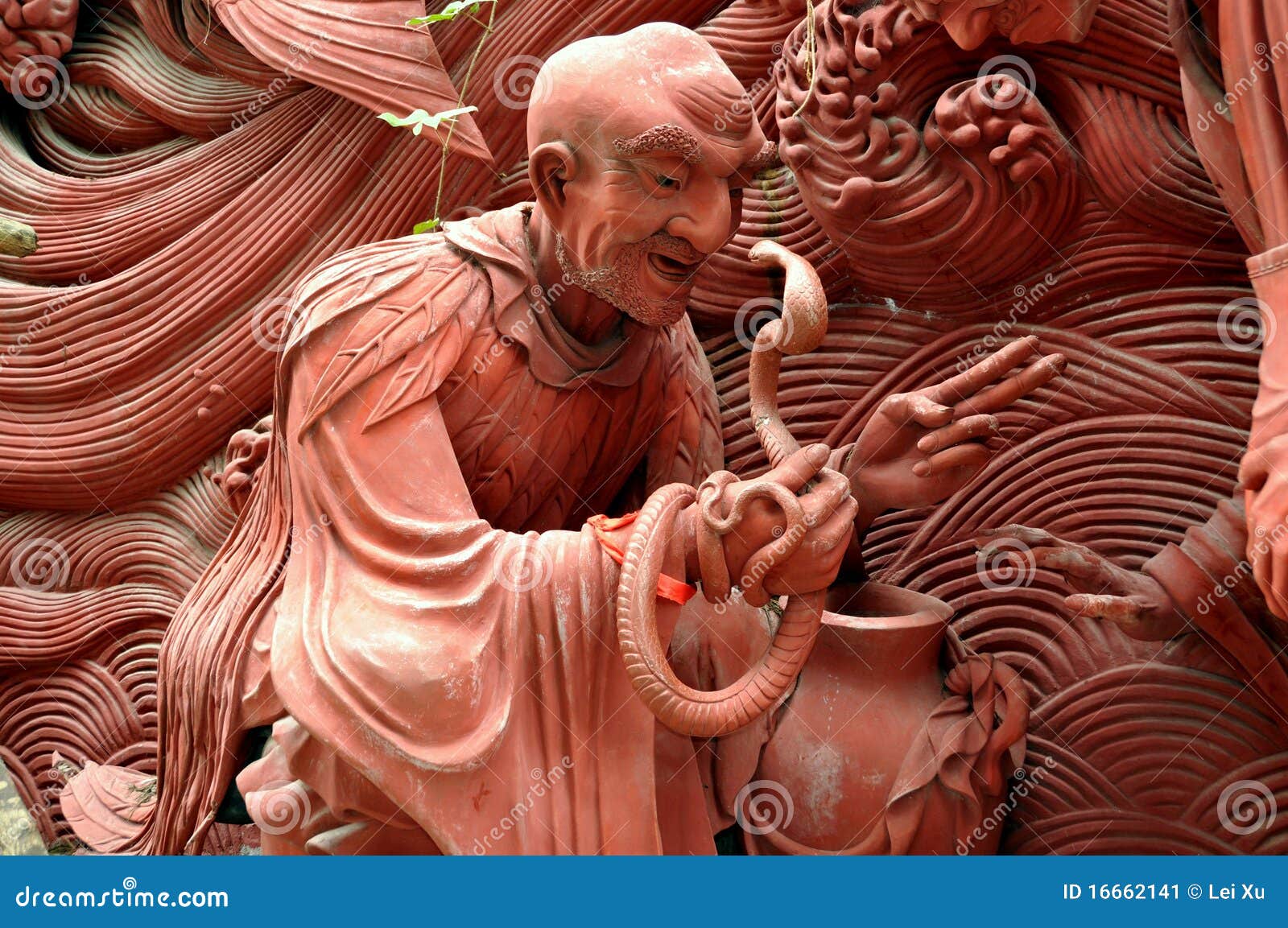 Mianyang, China: Terra - Monge Do Cotta Com Cobra Imagem de Stock ...