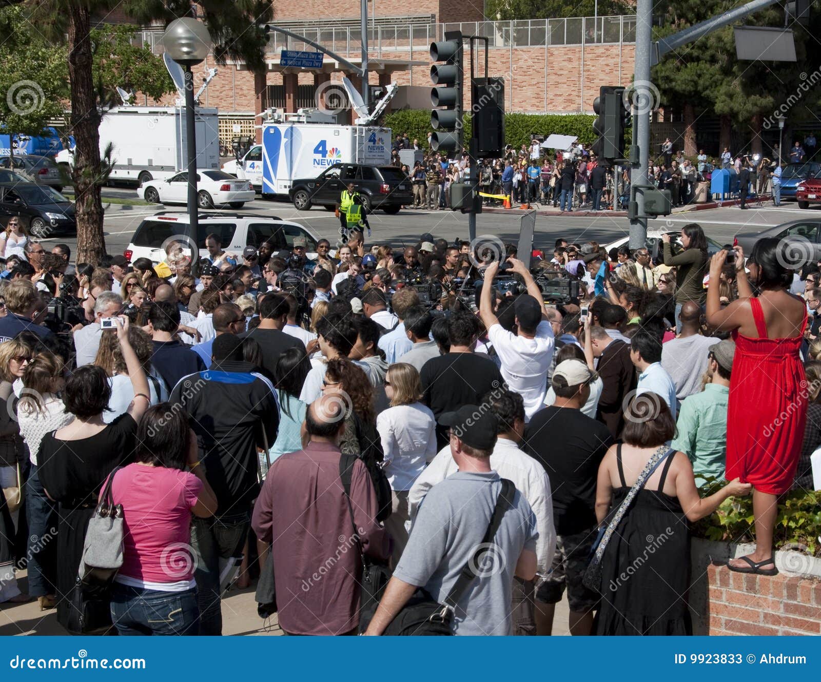 Michael Jackson Fans Gather Editorial Stock Photo - Image of memorial ...