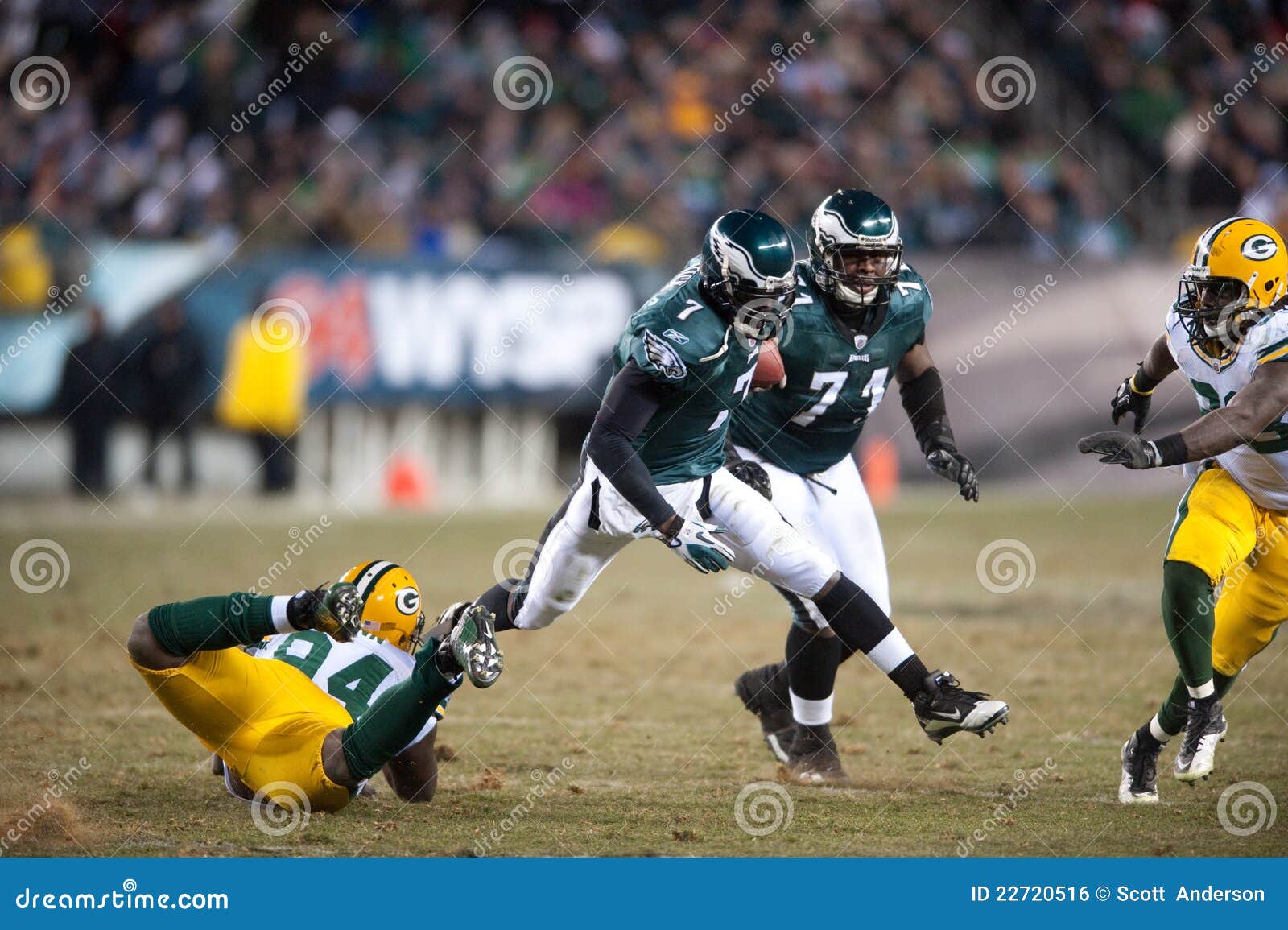 Michael Vick editorial photo. Image of vick, game, green - 22720516