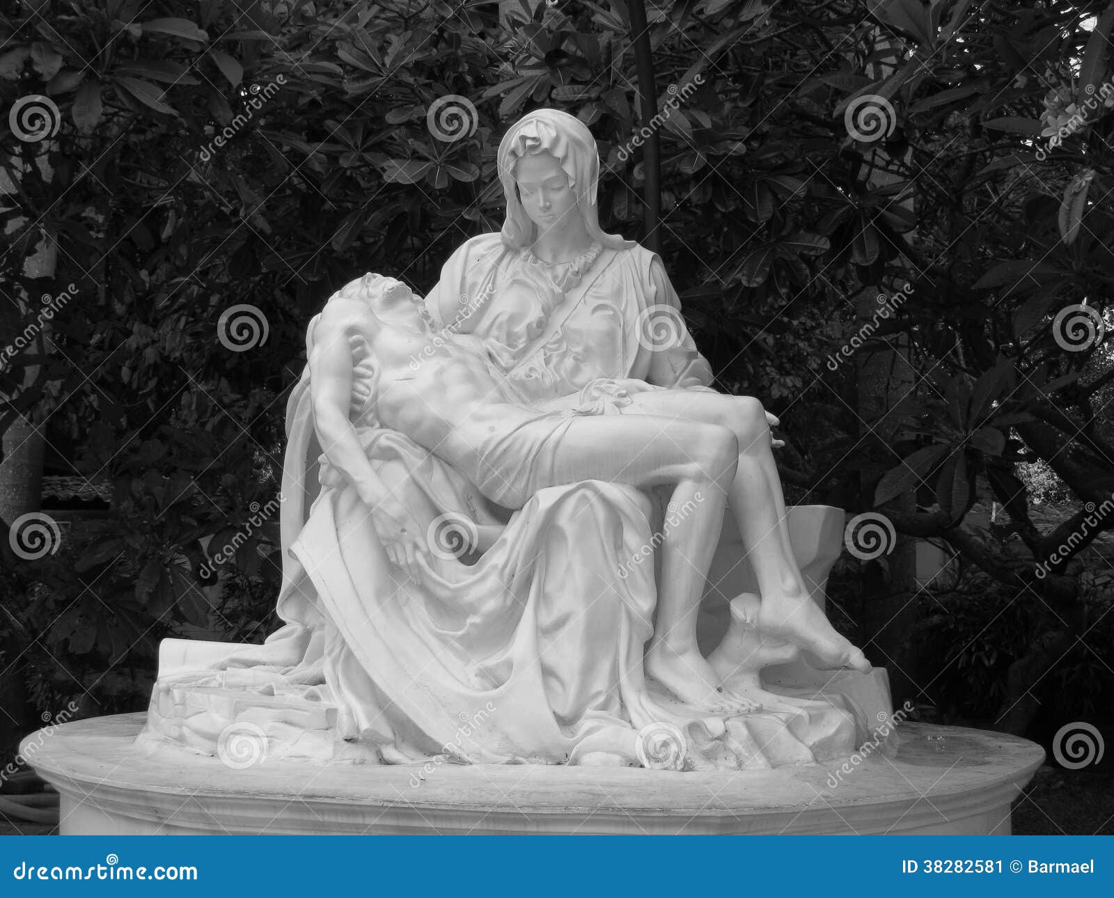 Michelangelo Pieta stock image. Image of body, mary, statue - 38282581