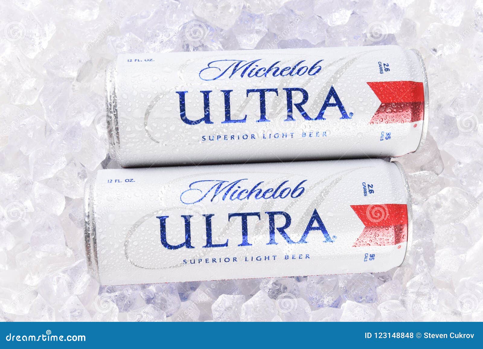 Michelob Bier-Dosen Ultra Auf Eis Redaktionelles Stockfoto - Bild von ...