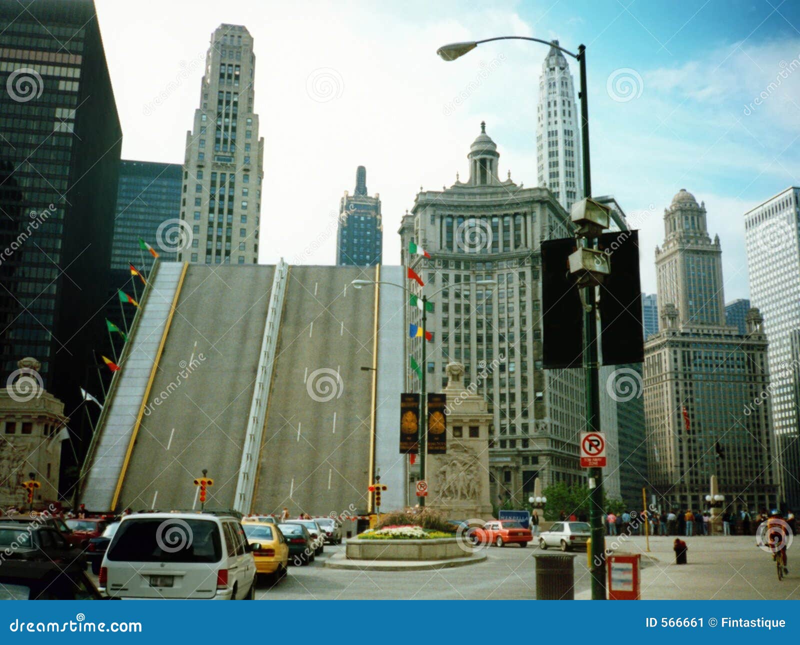 Michigan Avenue Bridge Raised, Chicago Editorial Photo - Image of steep ...