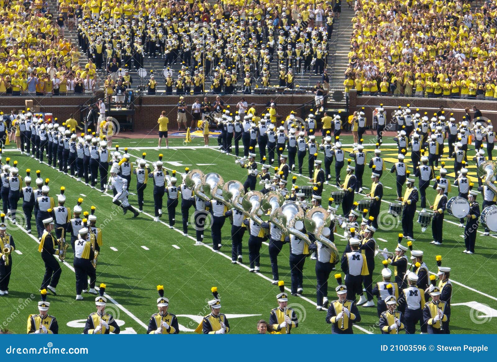 Michigan Marching Band 2 editorial photo. Image of sports - 21003596