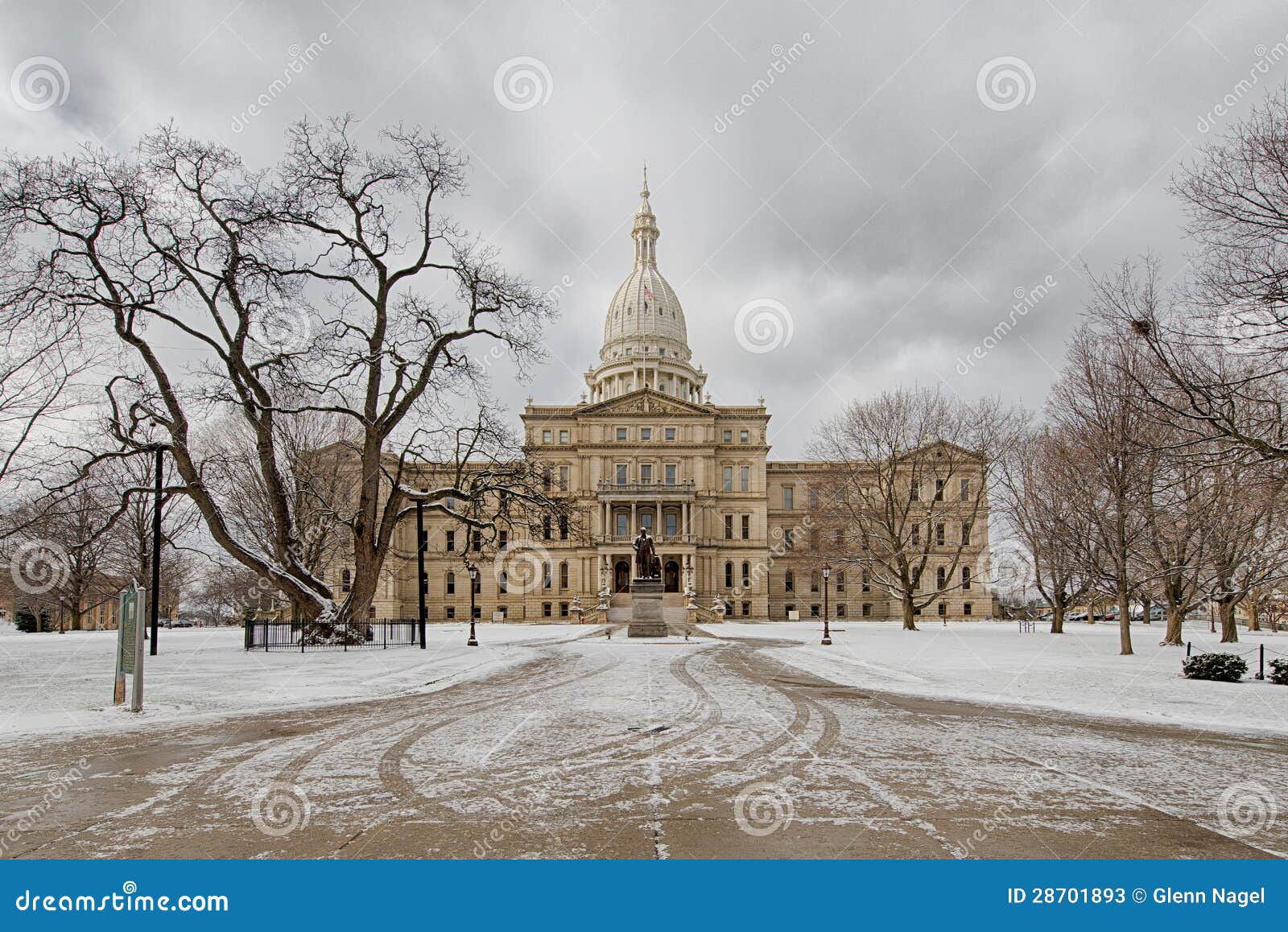 Michigan State Capitol Building Stock Image - Image of exterior ...