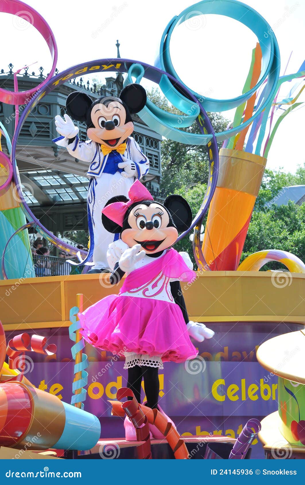 Mickey en Muis Minnie redactionele foto. Image of vakantie - 24145936