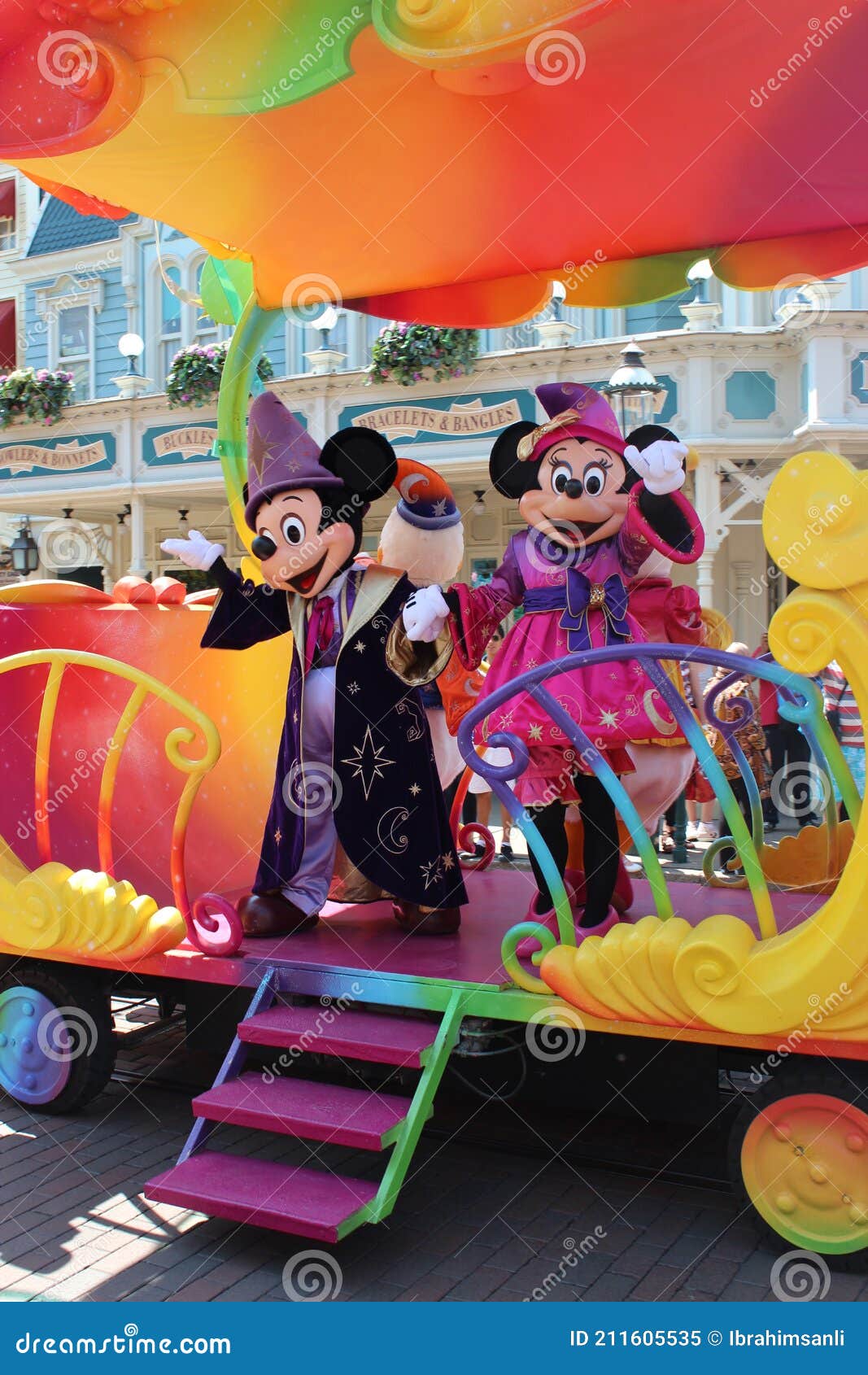 Puppet Puppet Salute Ruled By A Big Hand, Army. Addiction Concept ...