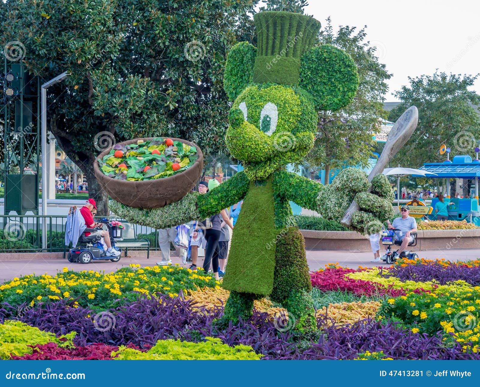 Mickey Mouse Garden Statue Editorial Photo | CartoonDealer.com #47413281