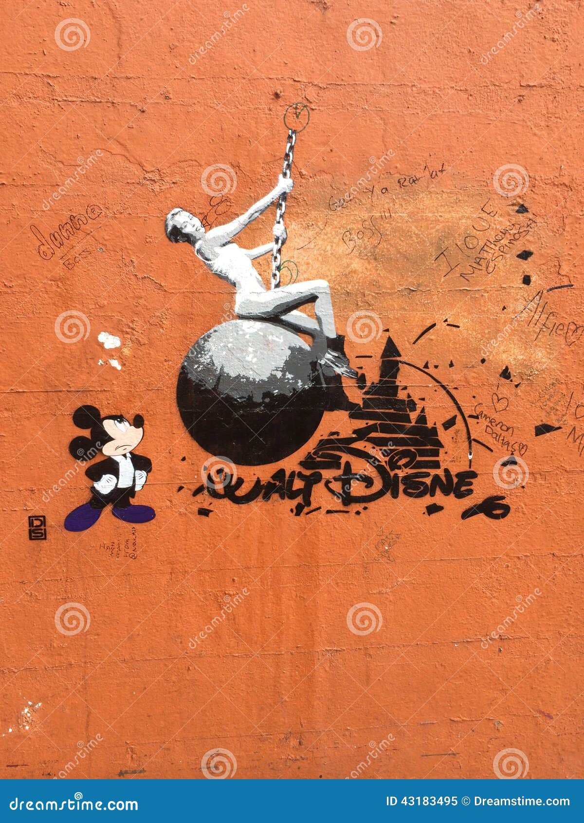 Mickey Mouse U. Miley Cyrus Redaktionelles Bild - Bild von london ...