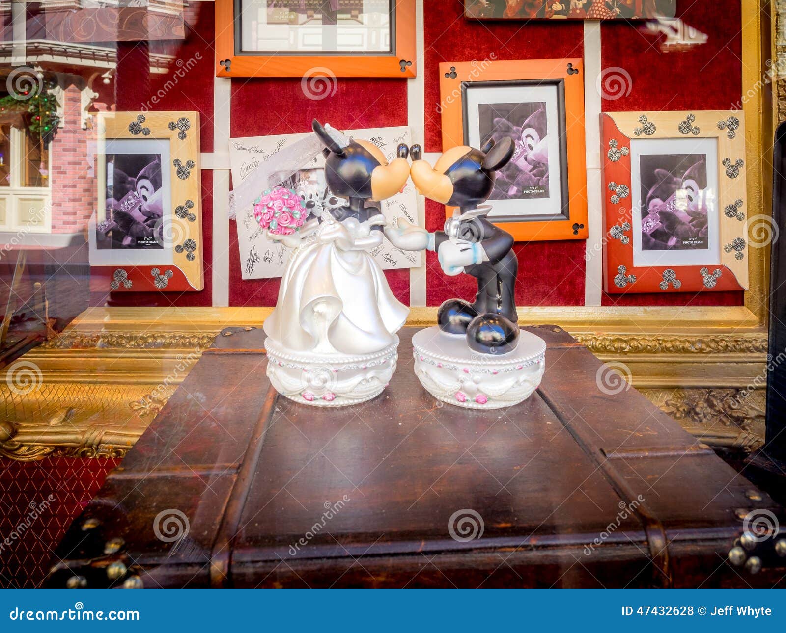 Micky and Mini, Disney World Editorial Stock Photo - Image of mini ...
