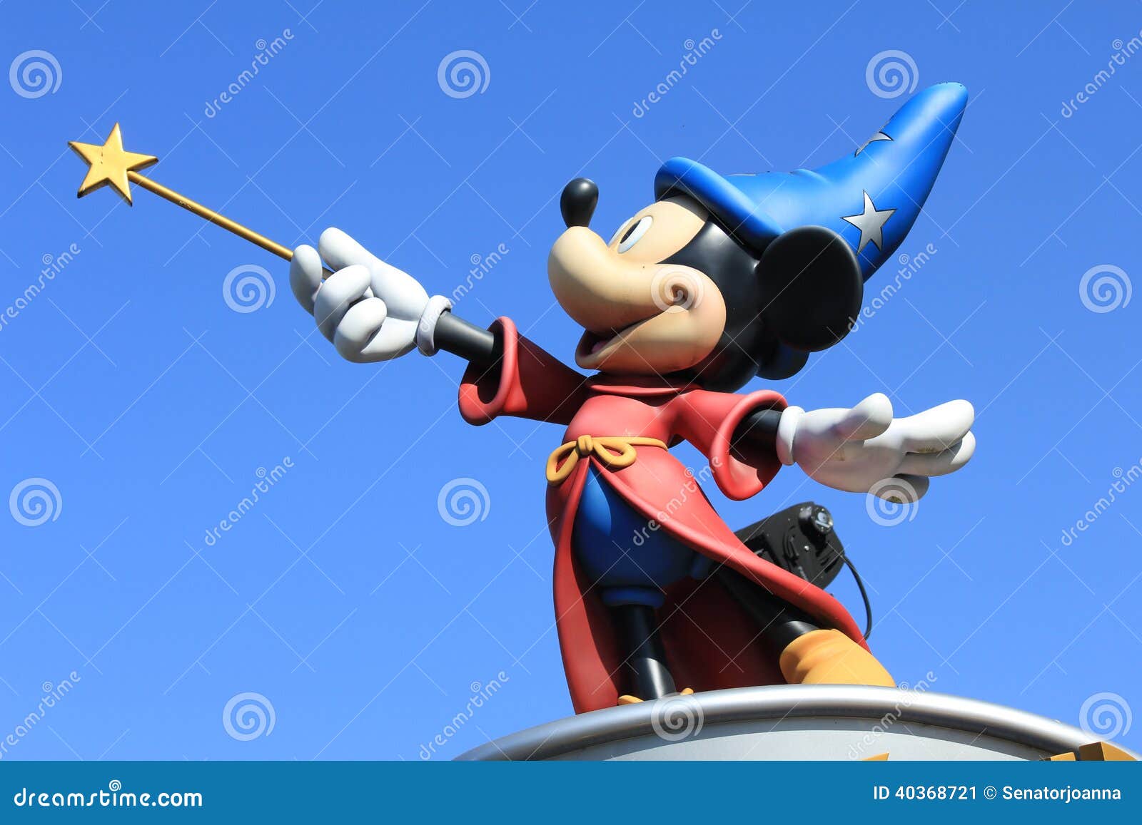 Micky Mouse En Disneyland París Foto editorial - Imagen de comedor ...