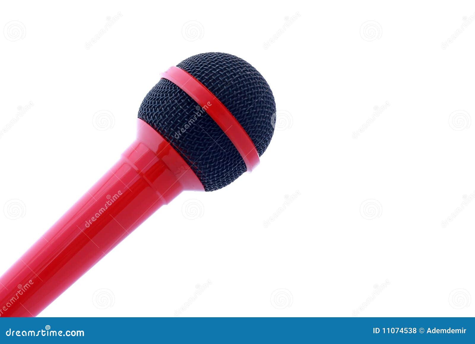 Micrófono Rojo Aislado En Blanco Con El Copyspace Foto de archivo ...