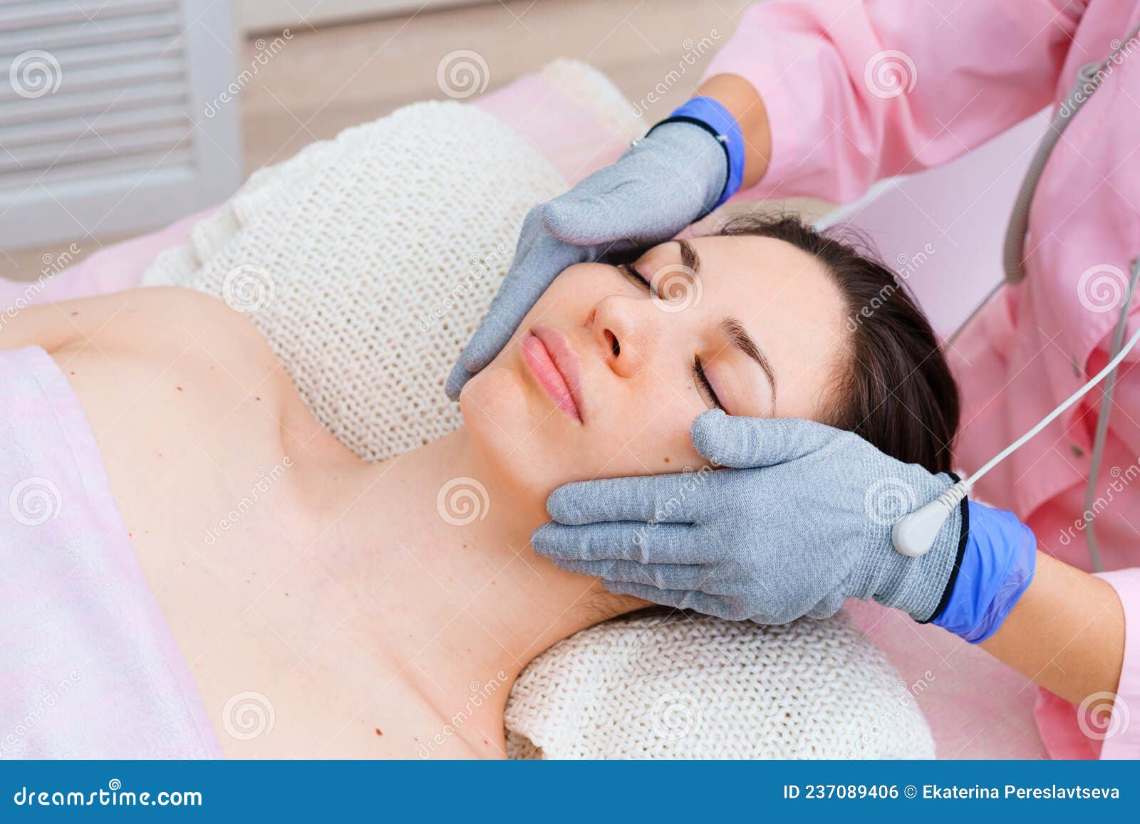 Micro-sensory Electric Microcurrent Procedure Bio Ems for Electrode ...