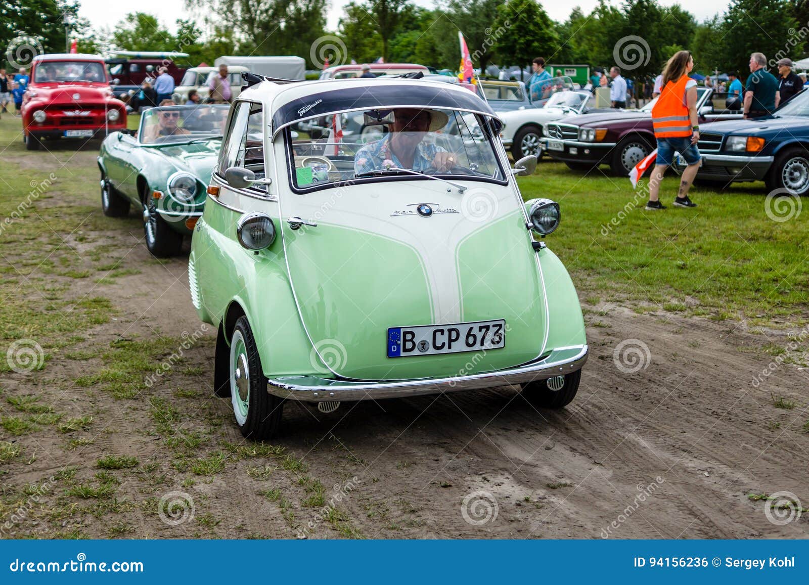 Microcar BMW Isetta 300 photo éditorial. Image du châssis - 94156236