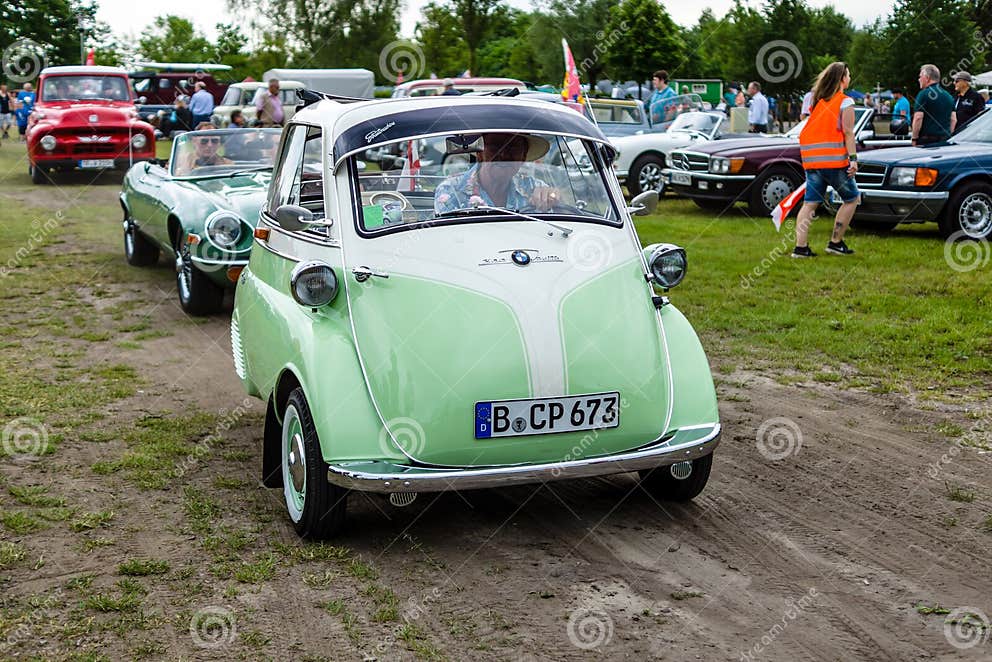 Microcar BMW Isetta 300 photo éditorial. Image du châssis - 94156236