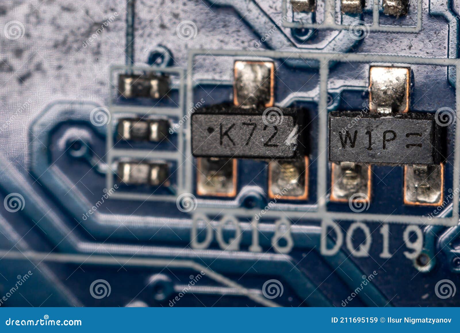 Microcircuitos En Una Placa Base En Un Primer Plano De Un Equipo ...