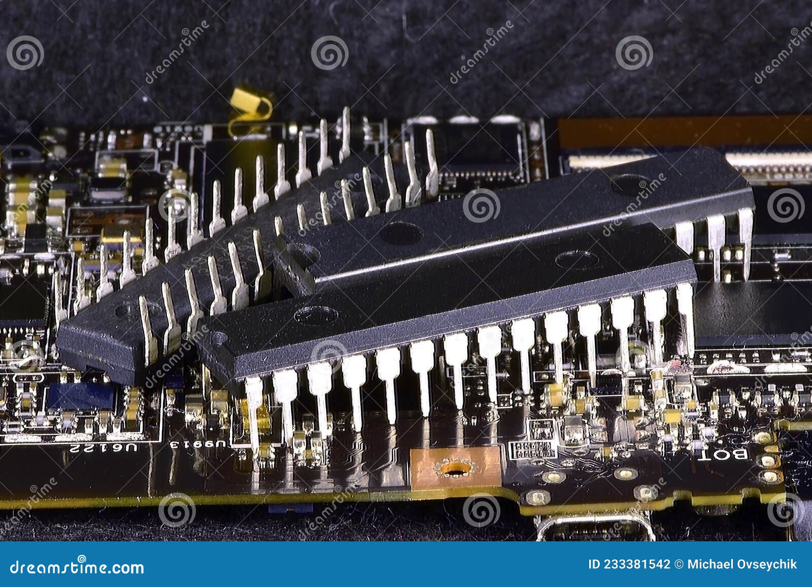 Microcontrollers in the DIP28 Case are Slightly Inferior in Size To the ...