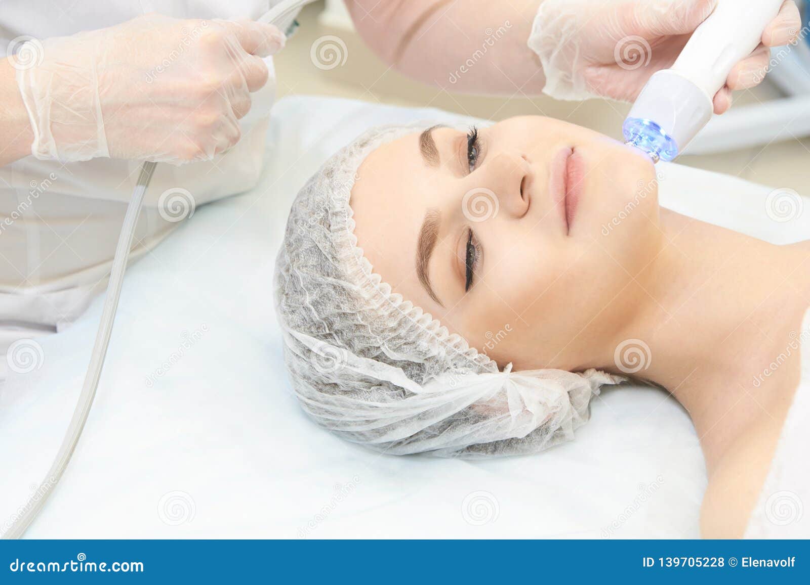 Microcurrent Facial Dermatology Procedure. Model. Aesthetic ... Microcurrent Facial Dermatology Procedure. Model. Aesthetic ...