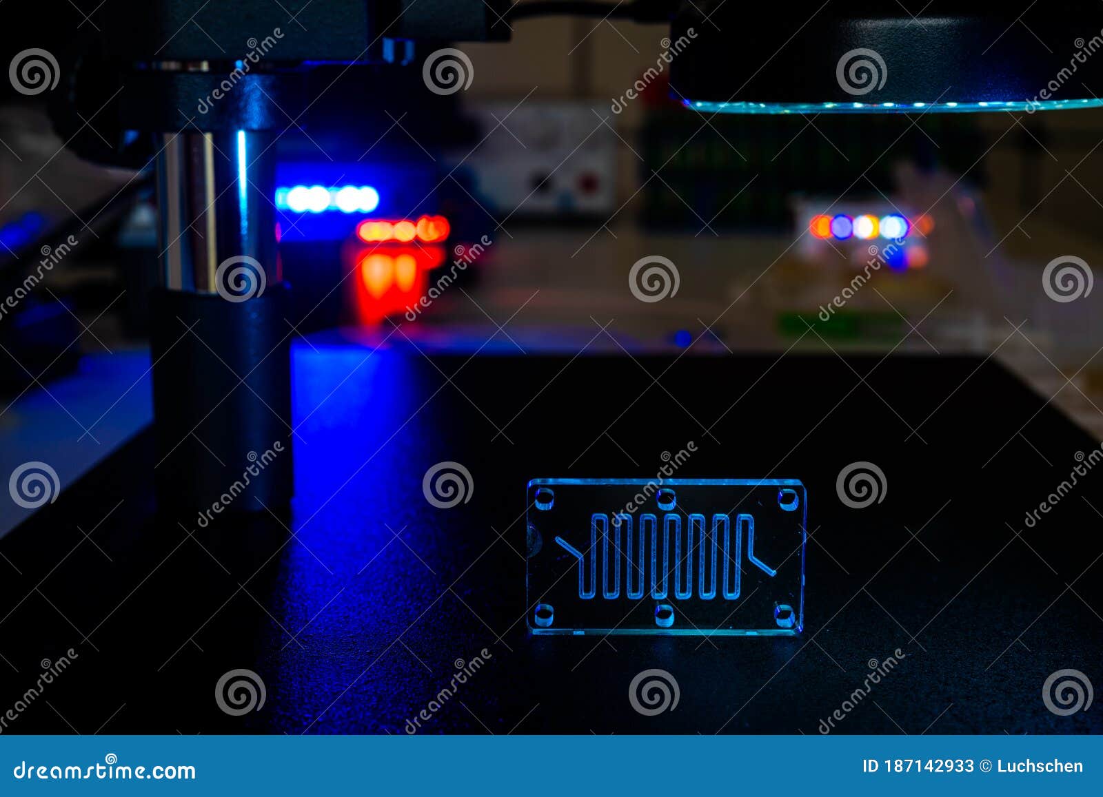 Microfluidic Device Instrument that Uses Micro Amounts of Fluid on a ...