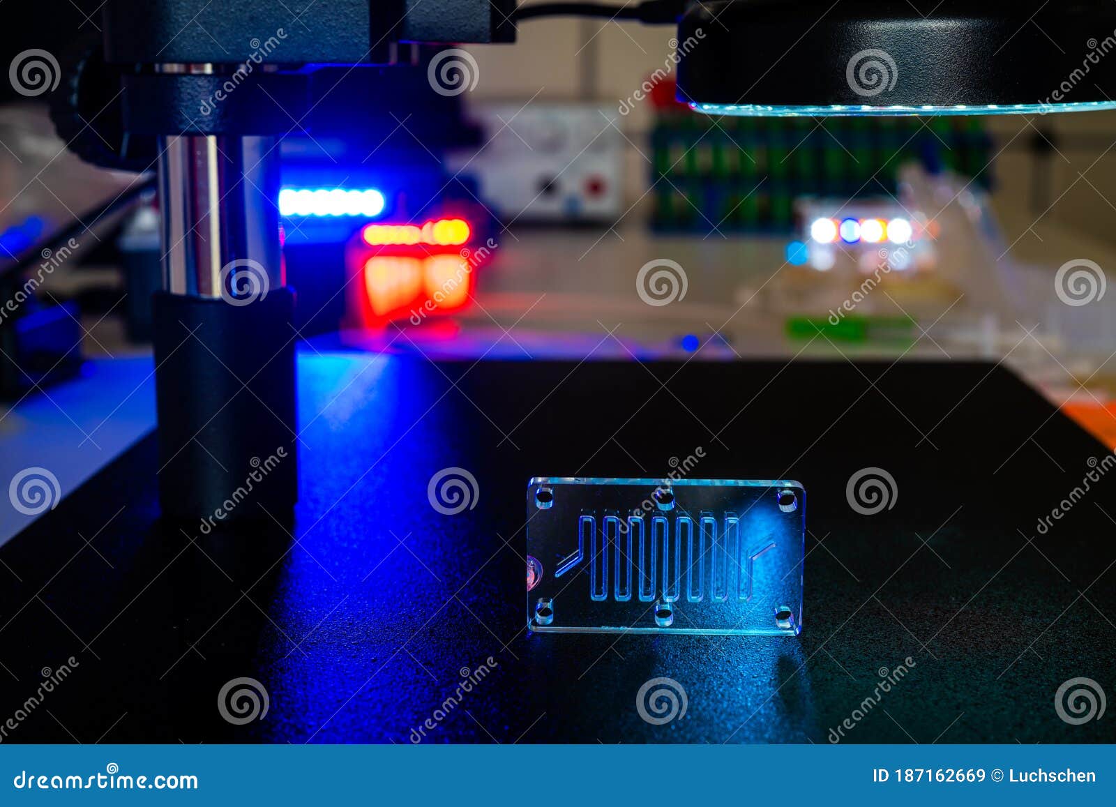 Microfluidic Device Instrument that Uses Micro Amounts of Fluid on a ...